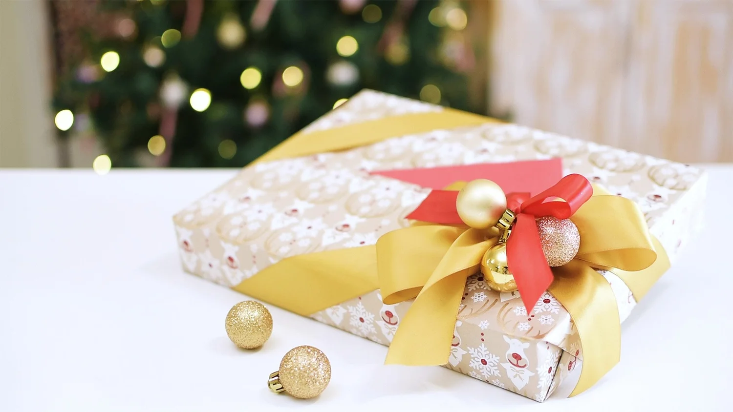 A Life of Gift Giving - Gift Wrapping Inspiration