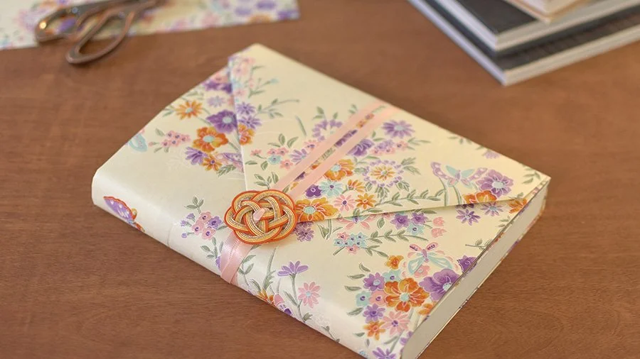 How to Wrap a Book | 2-in-1 Wrapping and Book Cover — Shiho Masuda Gift ...