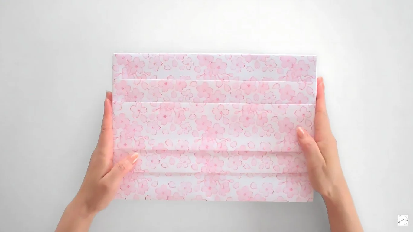 How to create neat fan pleats — Shiho Masuda Gift Wrapping