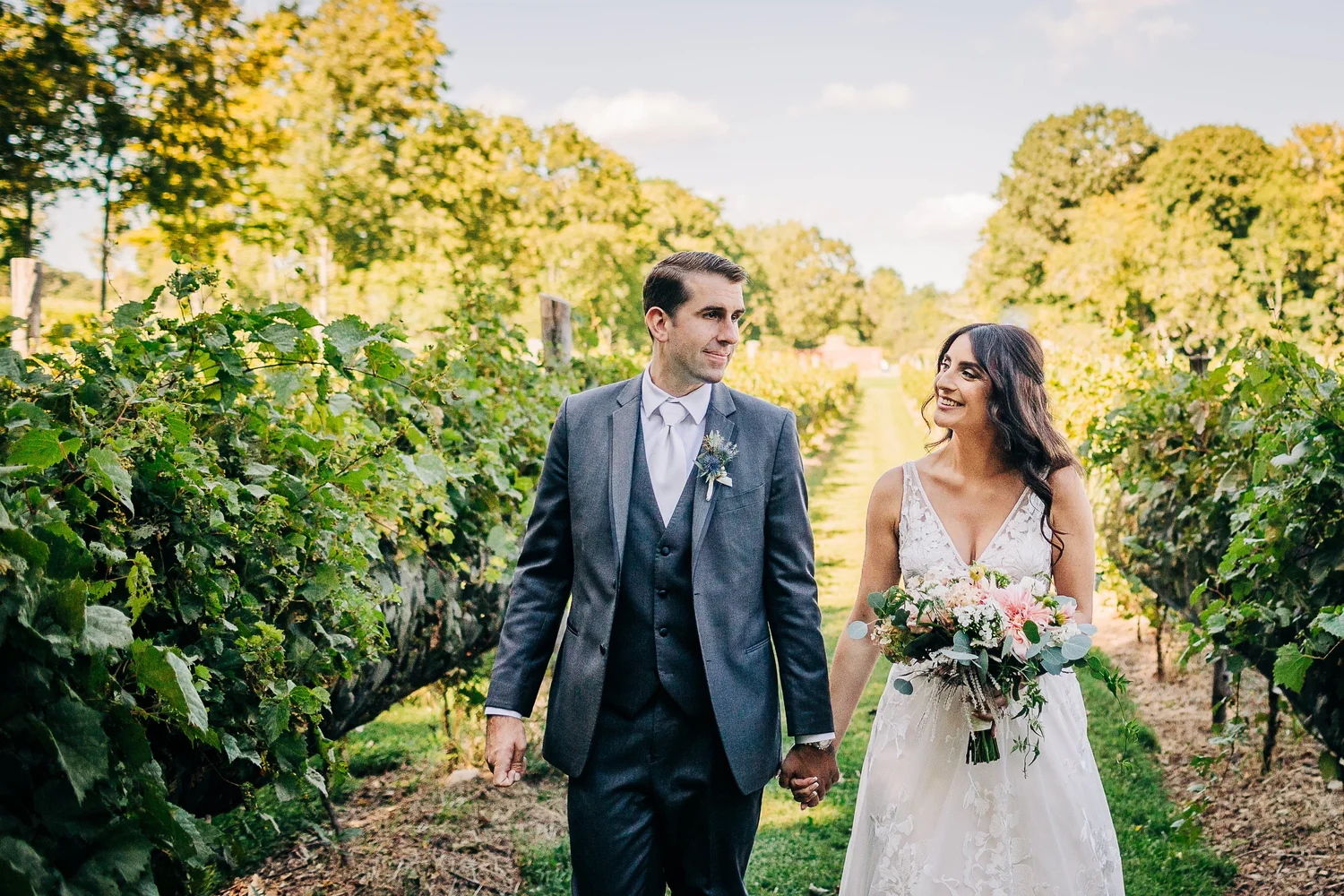 Red Maple Vineyard Wedding - Sweet Alice Photography