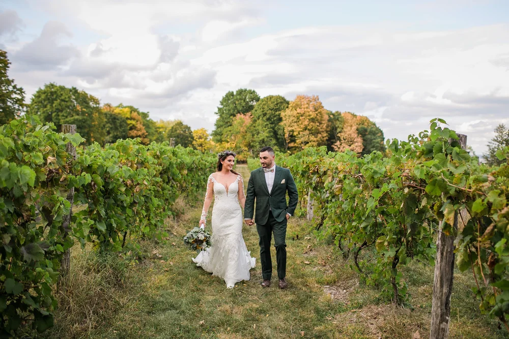 Red Maple Vineyard Wedding - Sweet Alice Photography