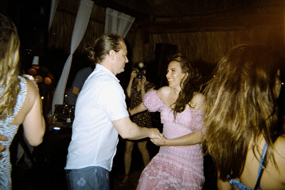 A Guide to Disposable Cameras for Wedding