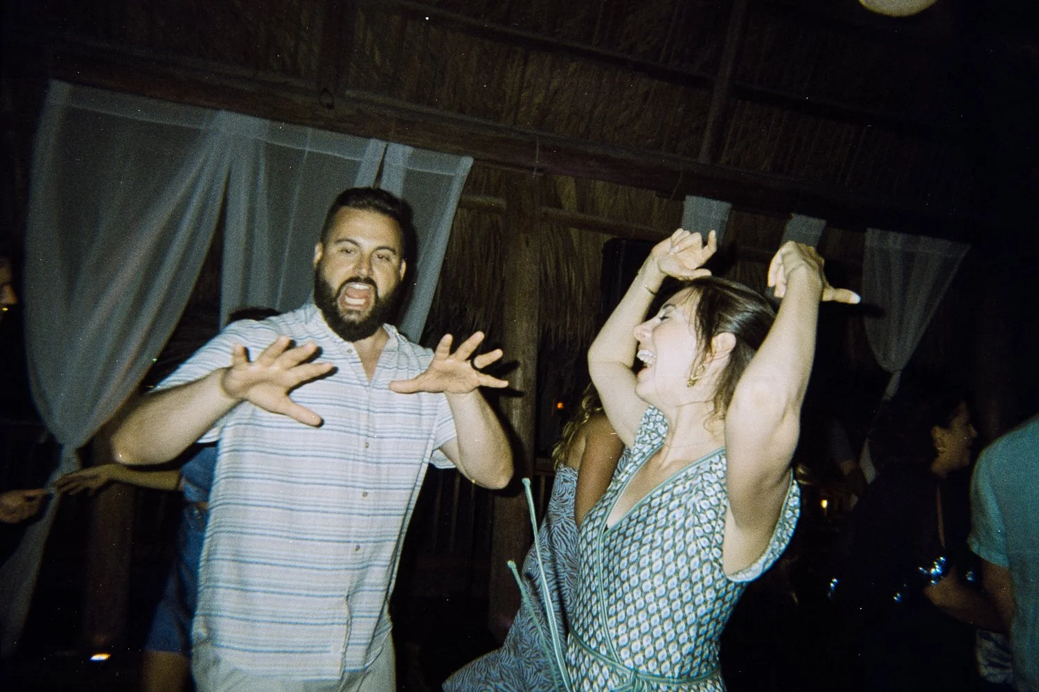 A Guide to Disposable Cameras for Wedding