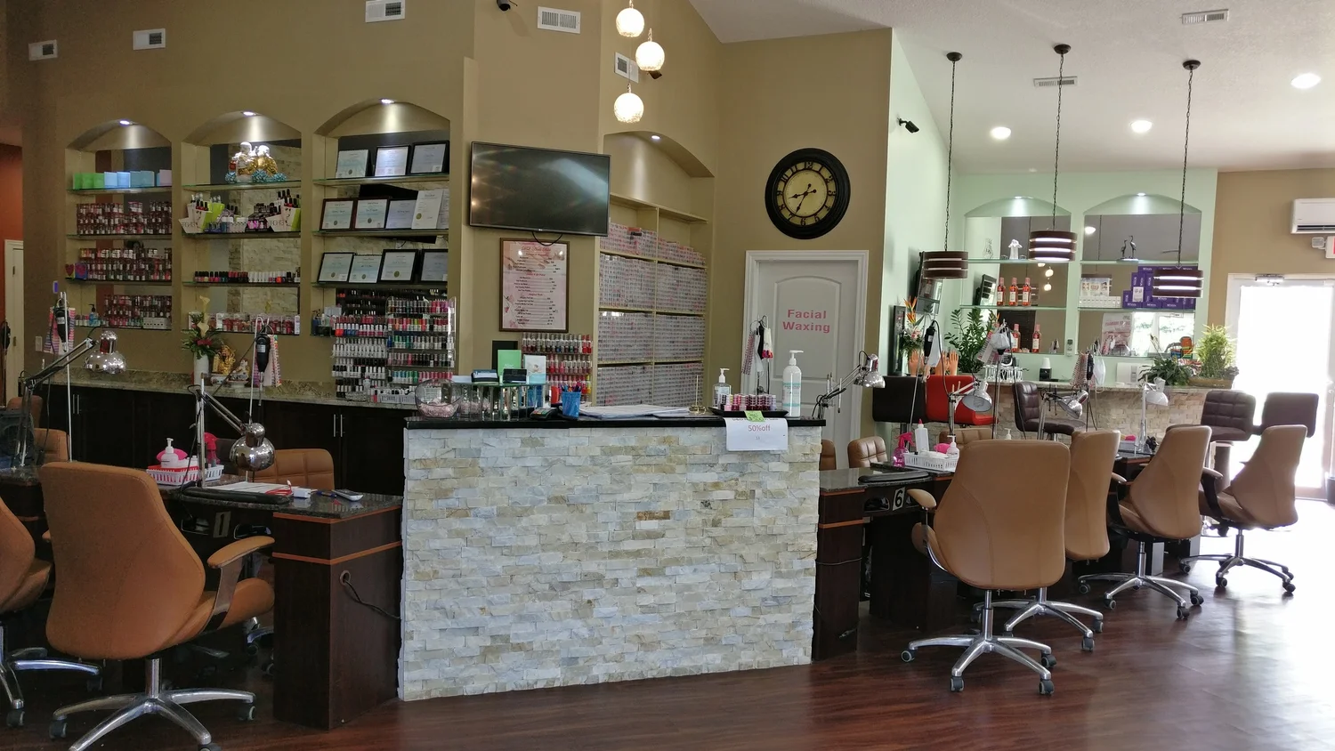 DQ Nail Bar