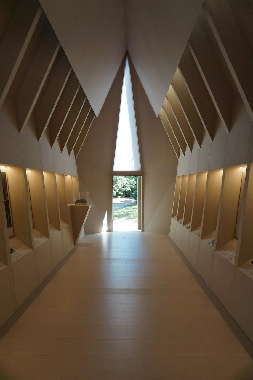 The Vatican Chapels — witblad