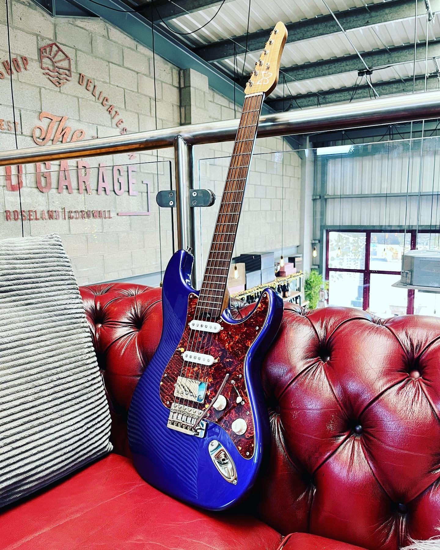 Gray GuitarsGuitars ready to buy!