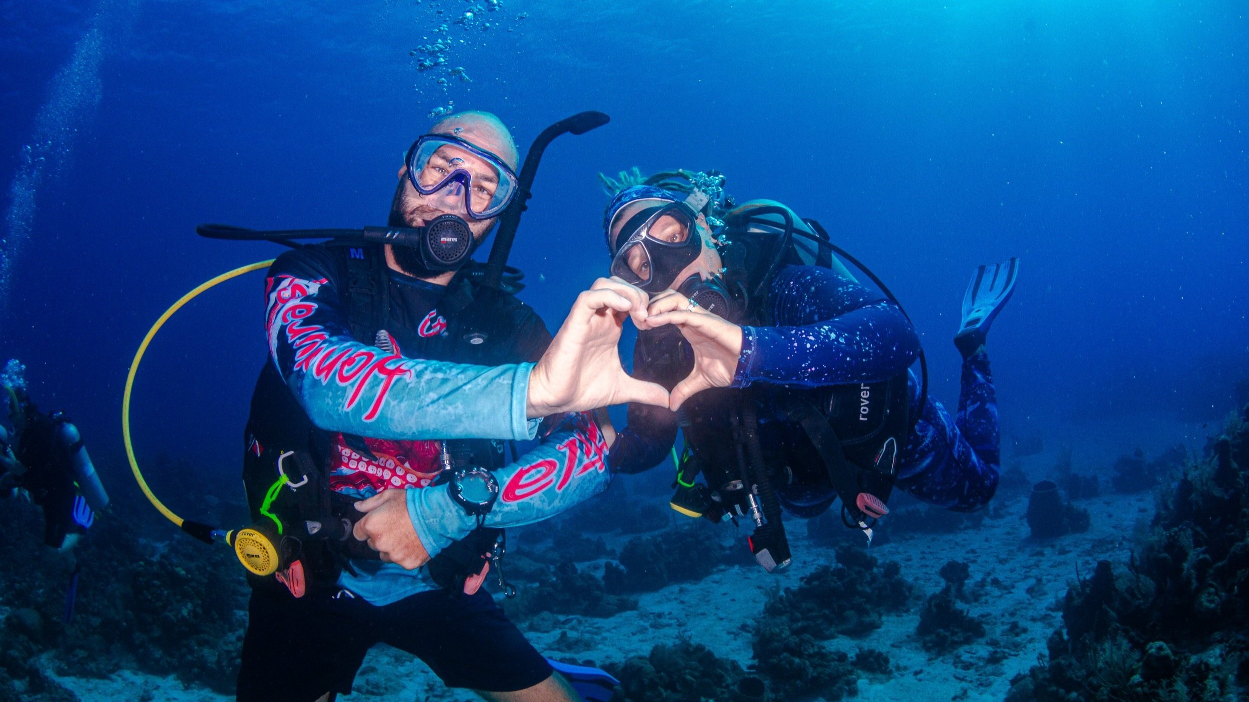 Roatan Divers | Best in boutique diving on Roatan