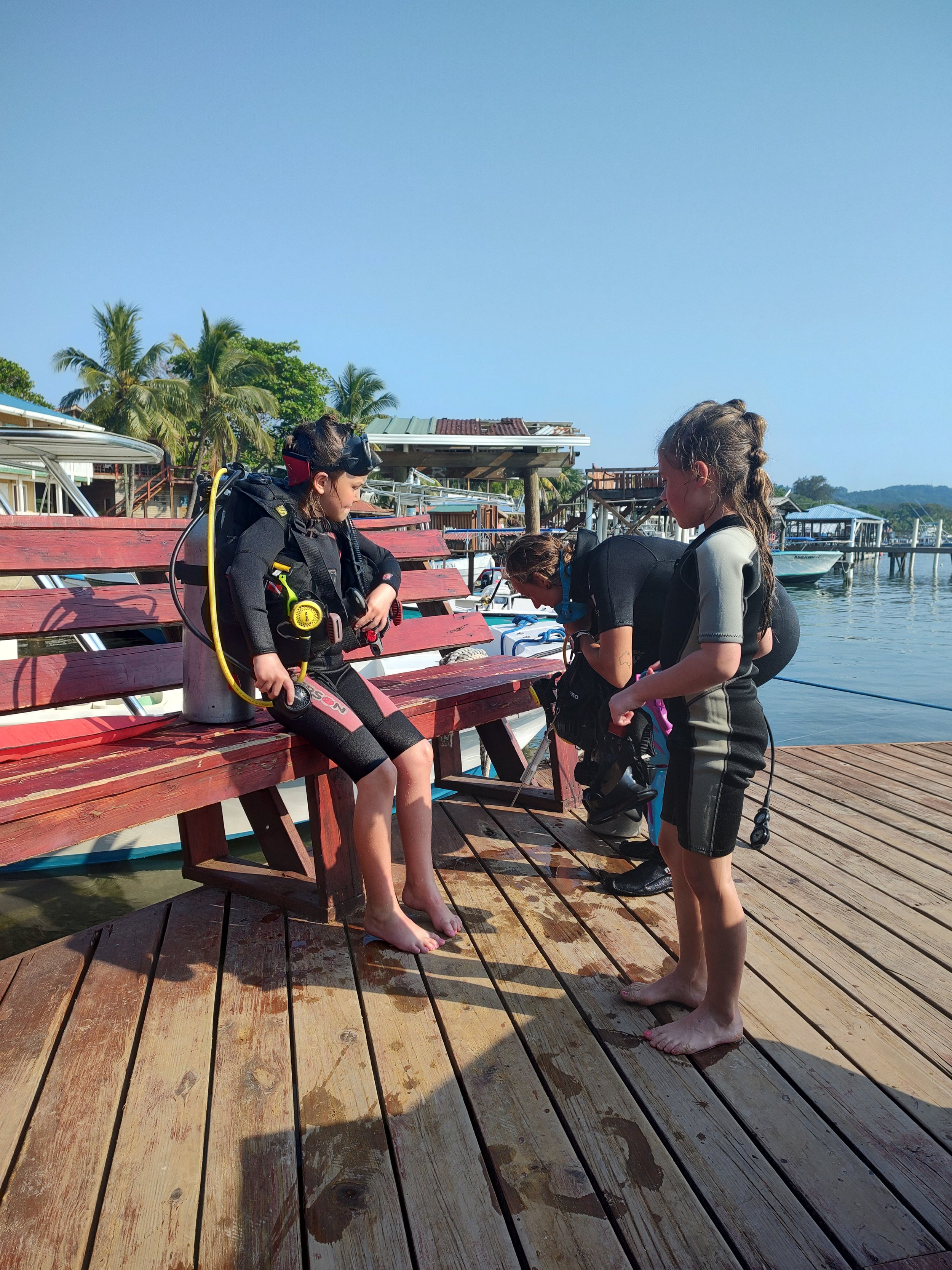Can Kids Scuba Dive? What Parents Need to Know | Roatan Divers