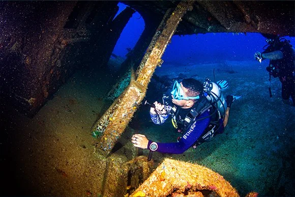 PADI Wreck Specialty | Roatan Divers