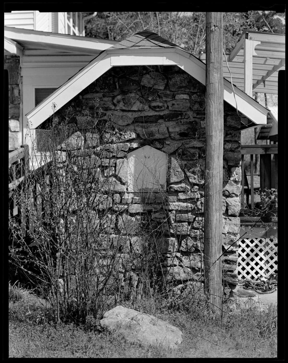 Ozark Giraffe – vernacular architecture of the Ozarks; stone stacked ...