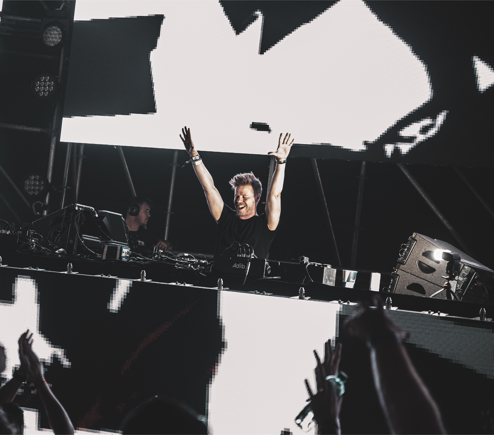 CONNECT THIS SUMMER | FERRY CORSTEN — Athleisure Mag™ | Athleisure Culture