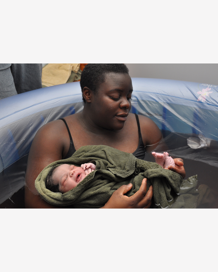 Water Births - Positions, What To Wear, Benefits & Risks
