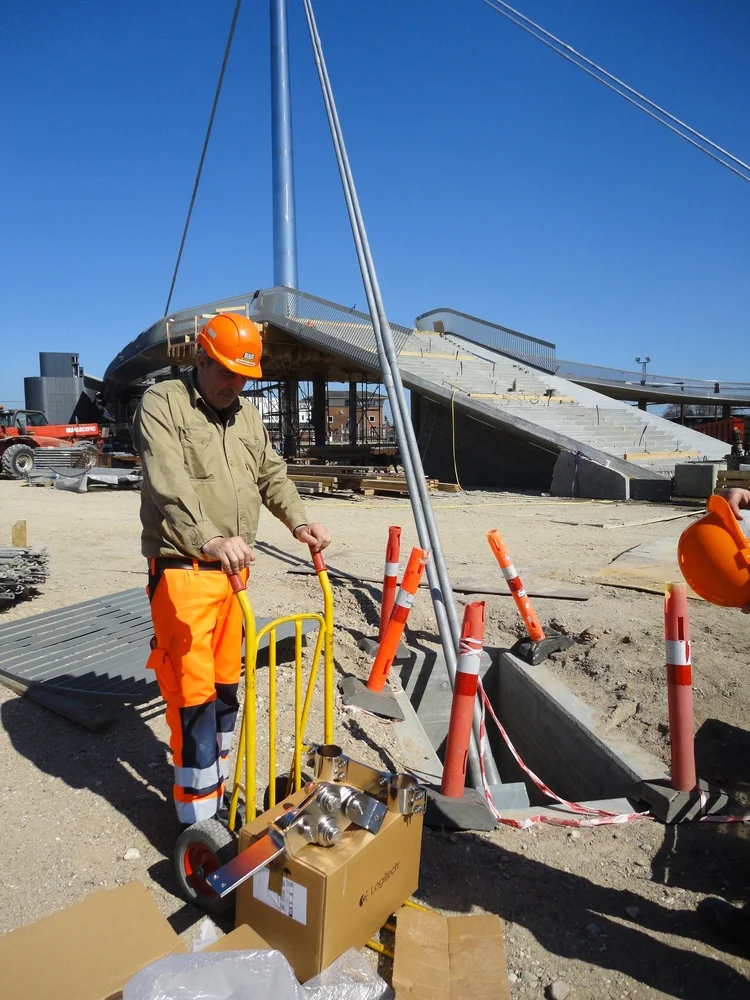 For bridges — Damptech | Earthquake Protection