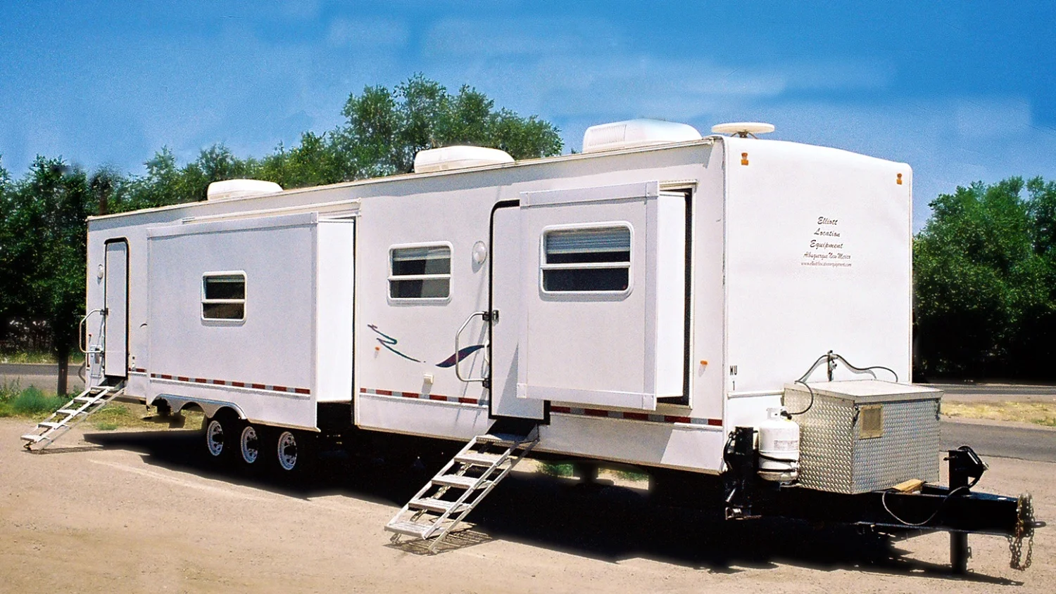 Combo Truck-Trailer with Makeup-Hair & Wardrobe — Elliott Location ...