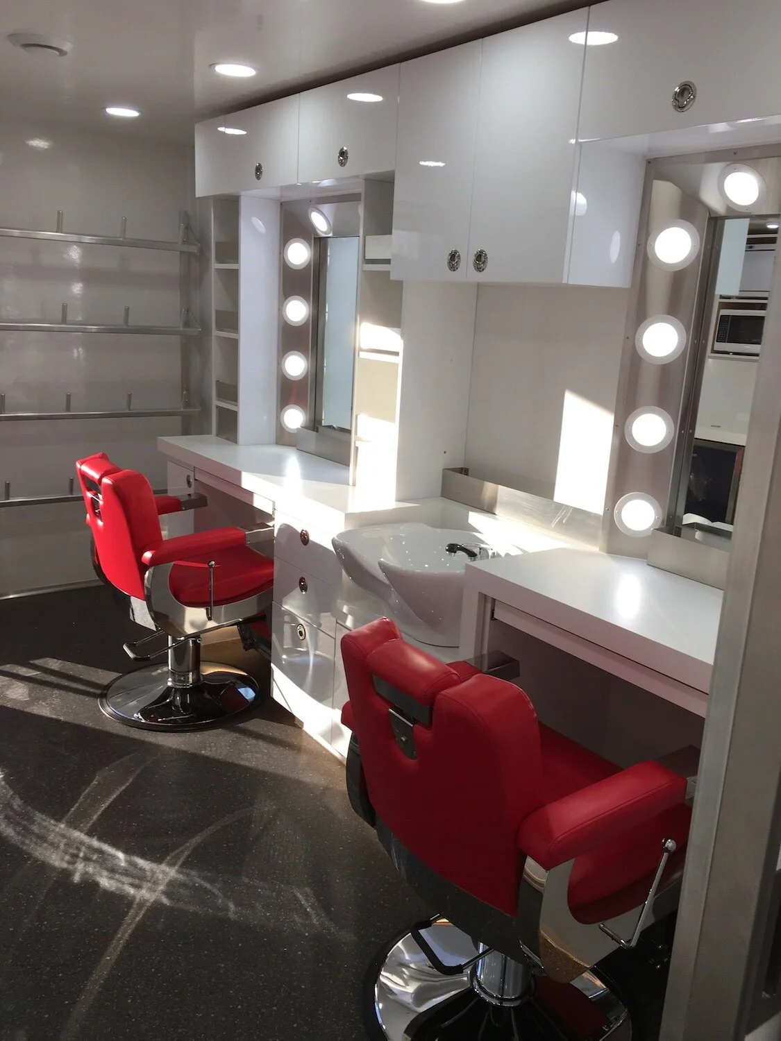 Makeup-Hair Trailer -- The AngelFire Trailer with 10 Stations — Elliott ...