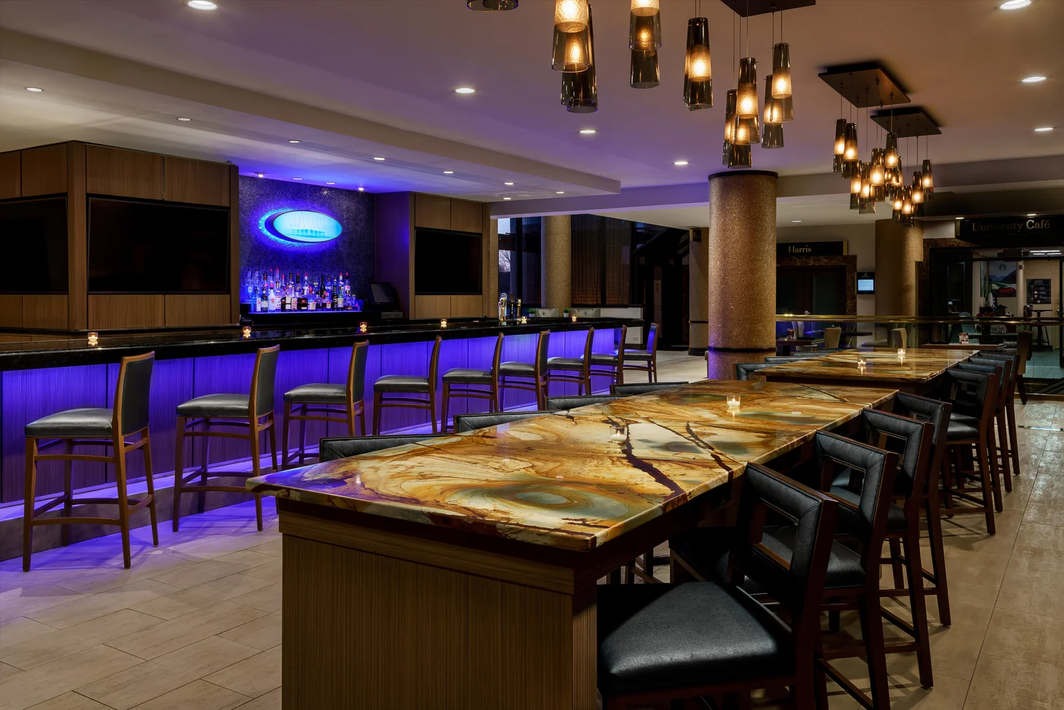 Gallery — Edgewater Bar & Grille