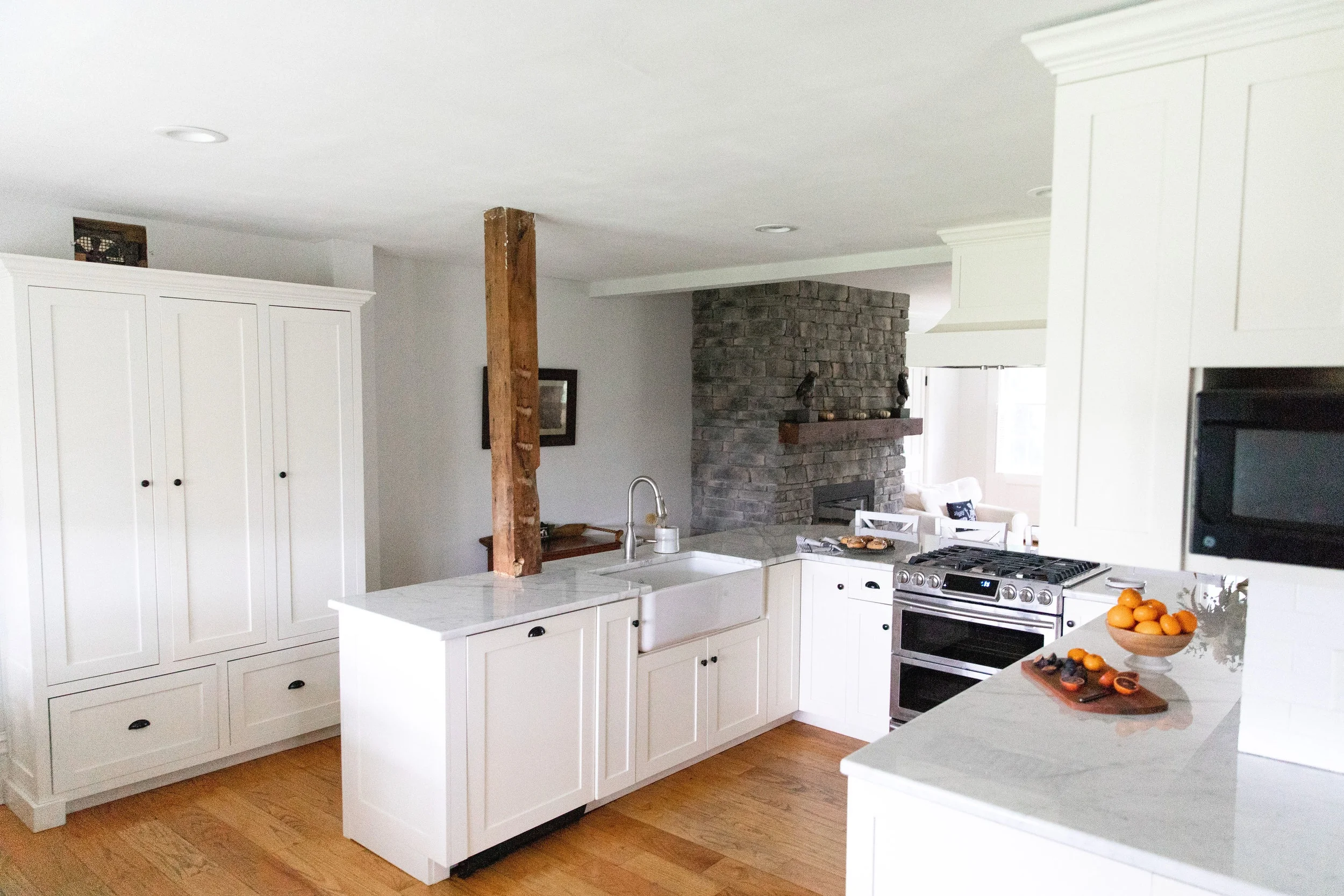 This fresh, modern kitchen started life as a 1700s tavern — Teaselwood ...