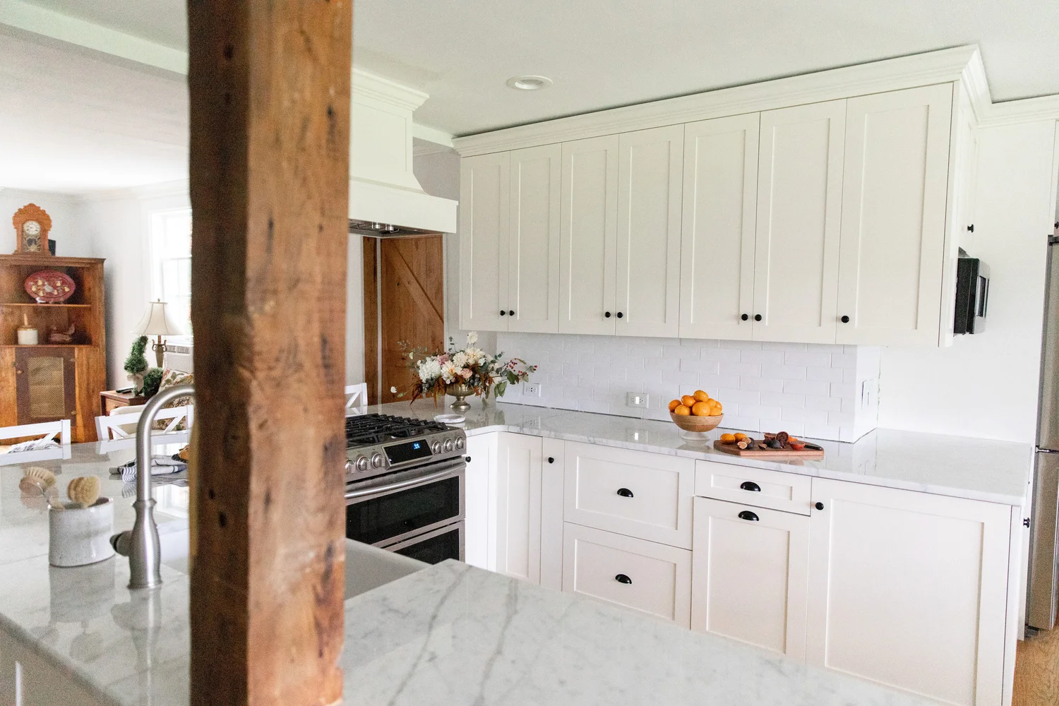 This fresh, modern kitchen started life as a 1700s tavern — Teaselwood ...