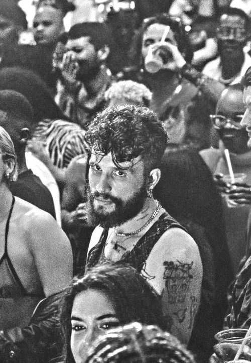 Shane van der Hoven, Kruiper-Crawler — uHlanga