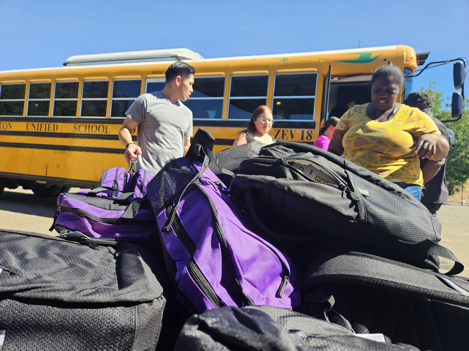 A Clean Ride to School: School Districts Go 100% Zero-Emission ...
