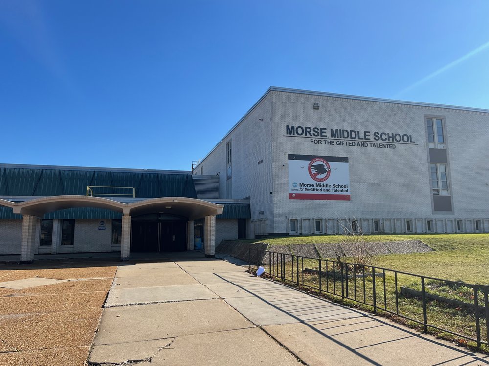 Milwaukee Sign Language & Morse Middle School — Reflo