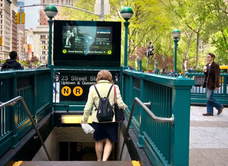 23RD STREET STATION - A "SPLIT" — Project Subway NYC