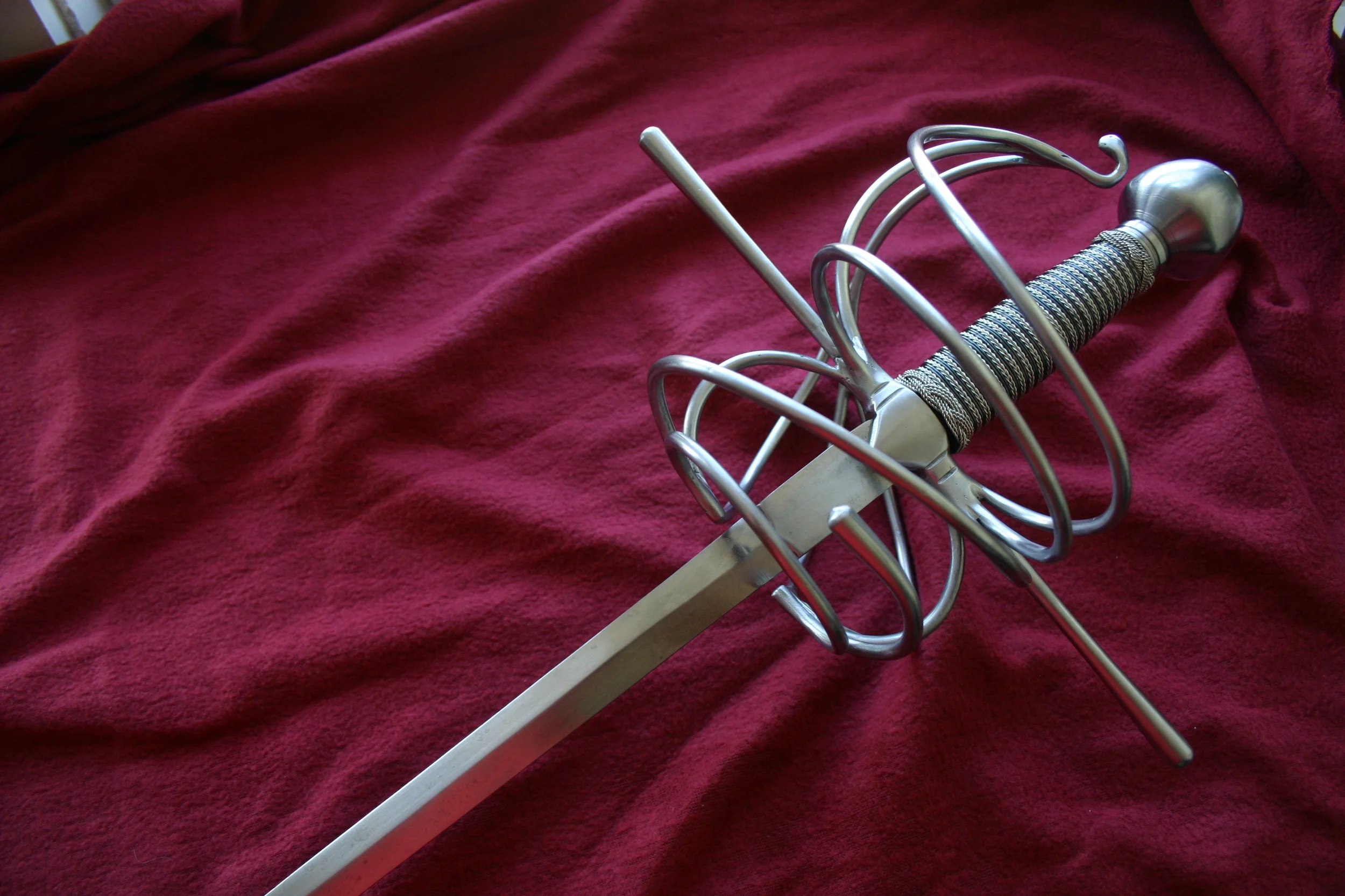 Loop Hilt Rapier — Jesse Belsky Stageswords