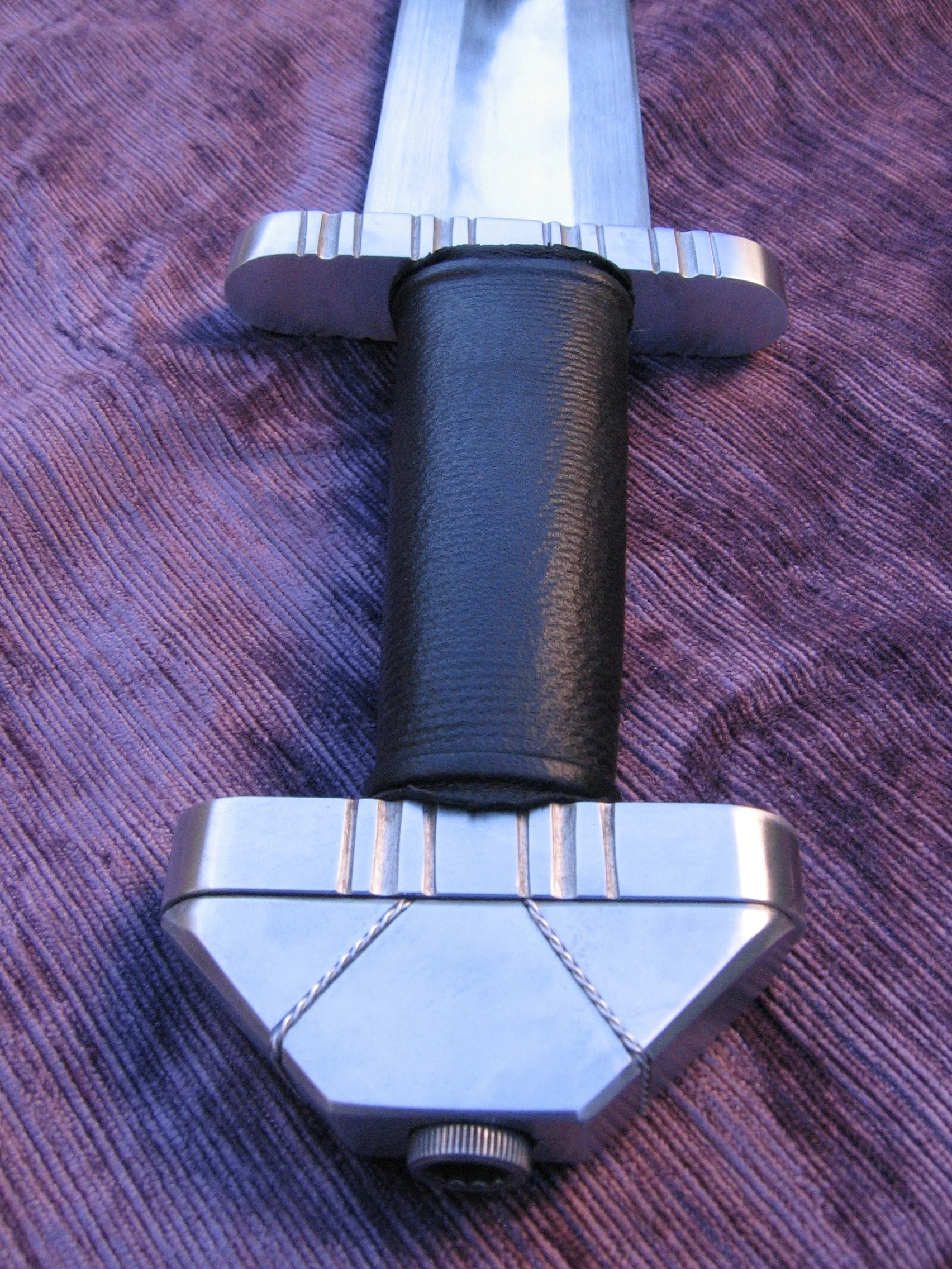 Viking Sword (SHARP) — Jesse Belsky Stageswords