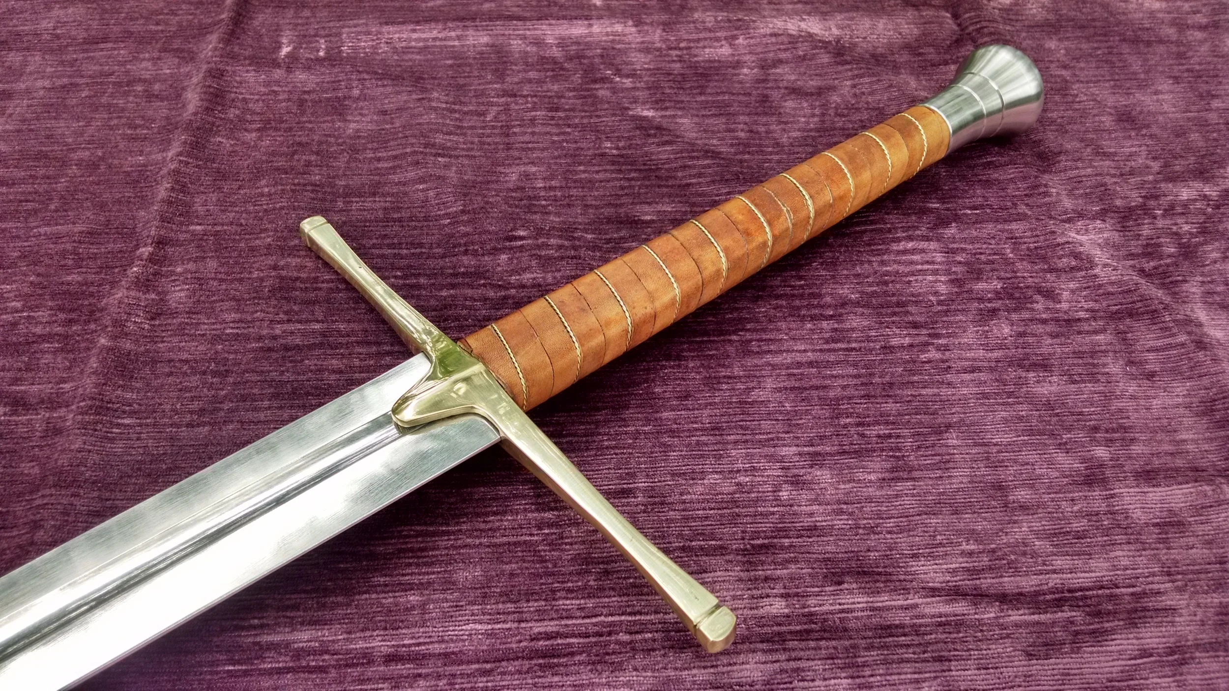 Aluminum Two Handed Broadsword — Jesse Belsky Stageswords