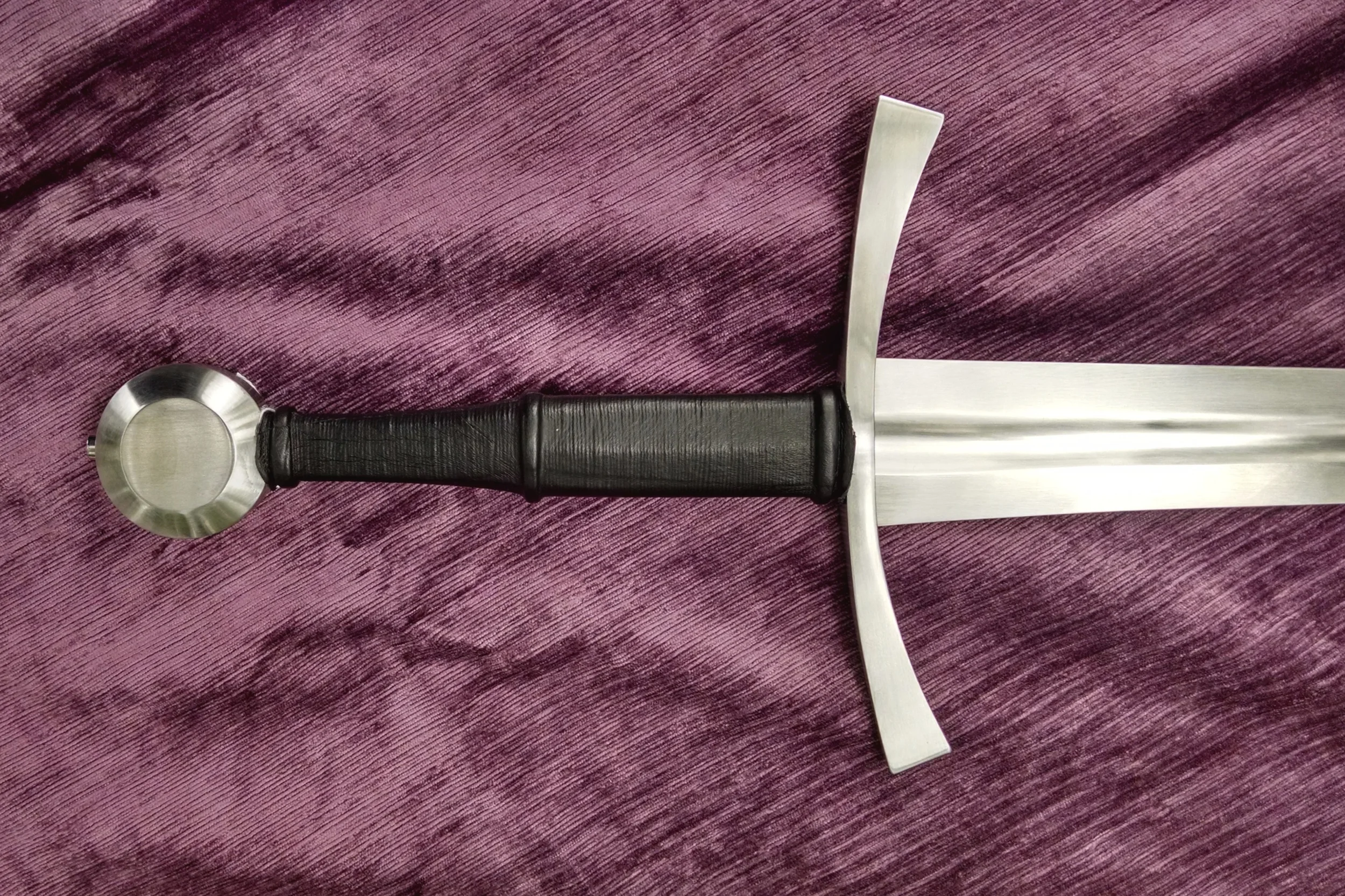 Waisted Grip Broadsword — Jesse Belsky Stageswords