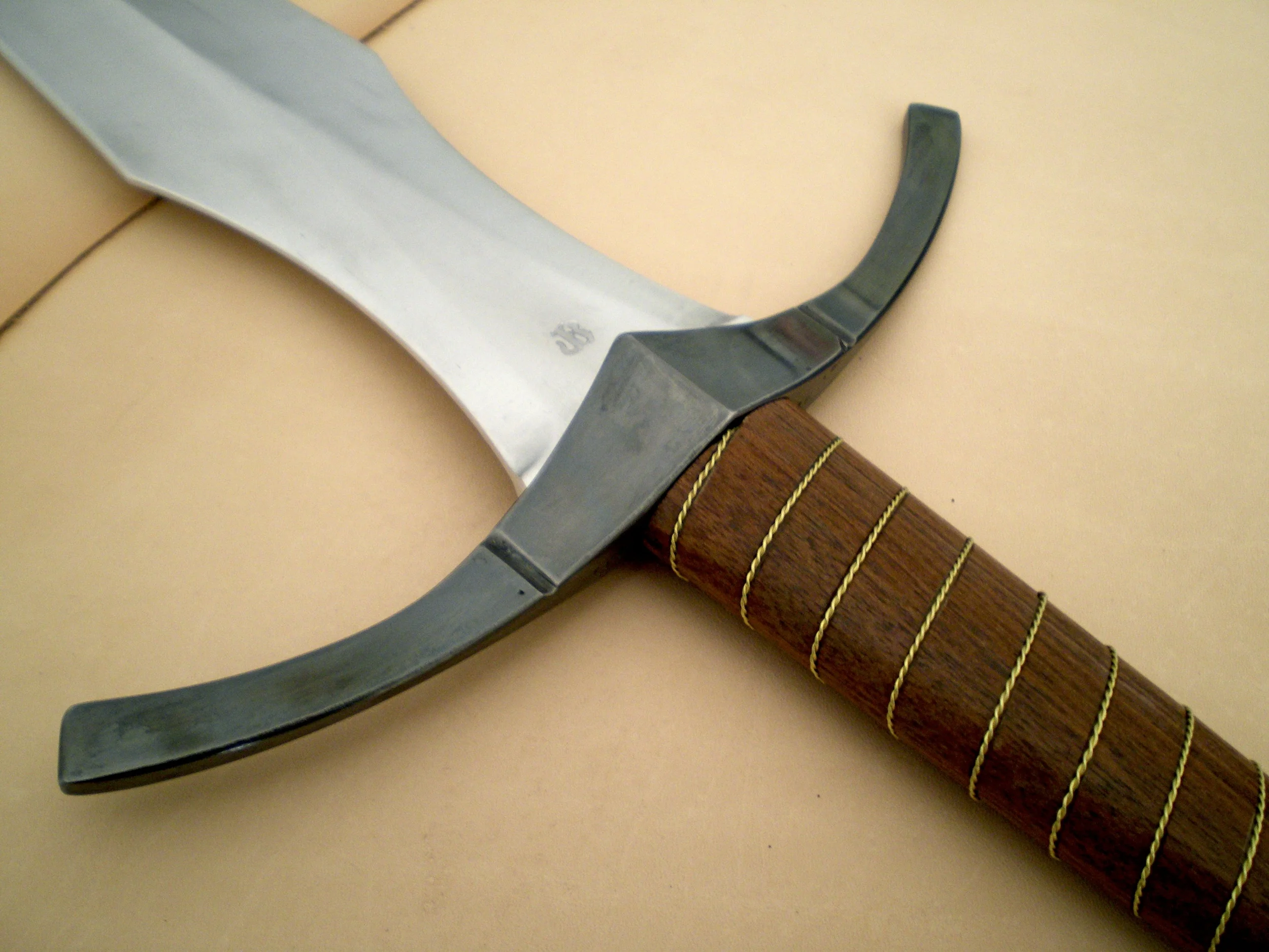 Aluminum Leaf Blade Broadsword — Jesse Belsky Stageswords