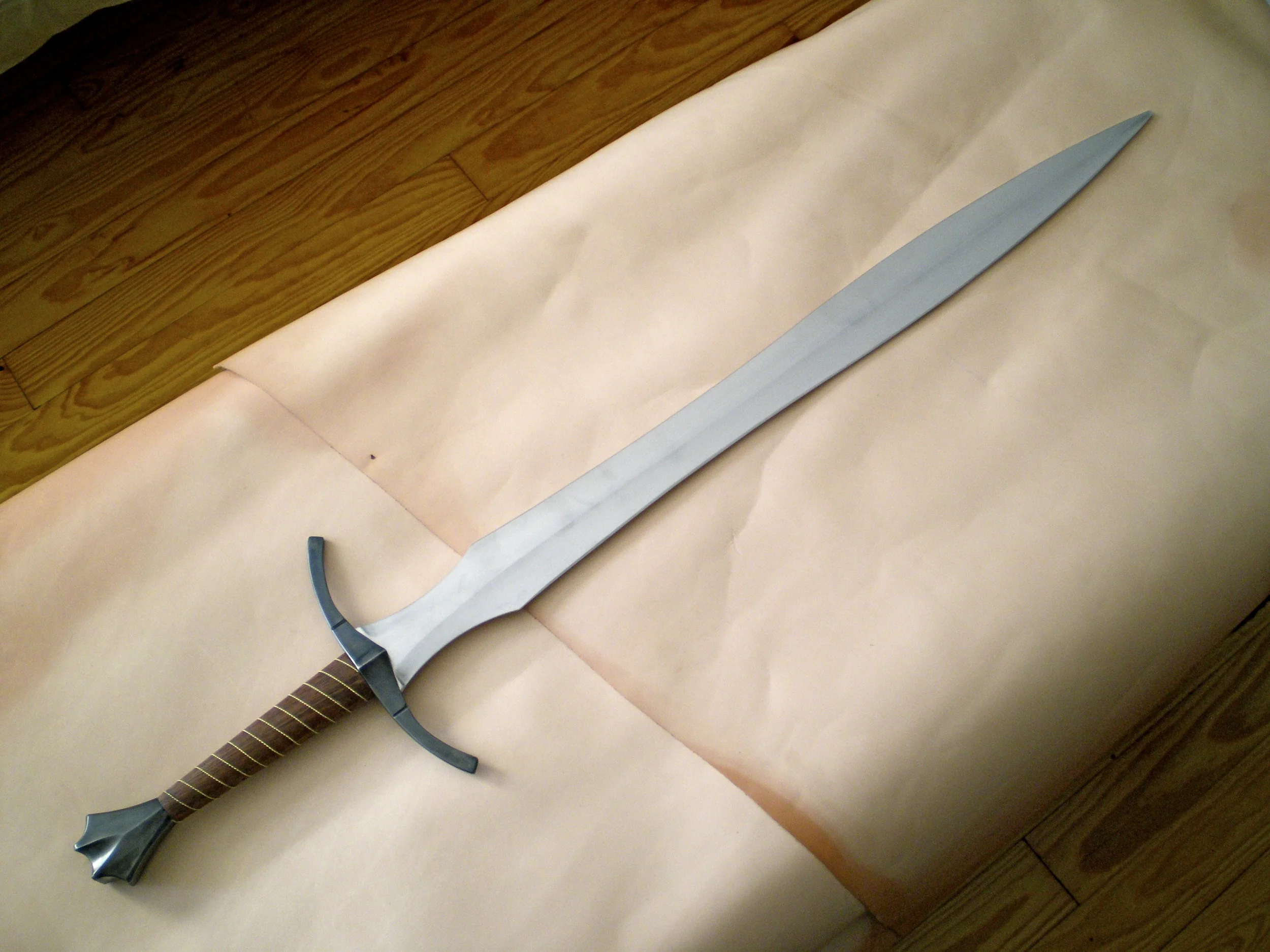 Aluminum Leaf Blade Broadsword — Jesse Belsky Stageswords