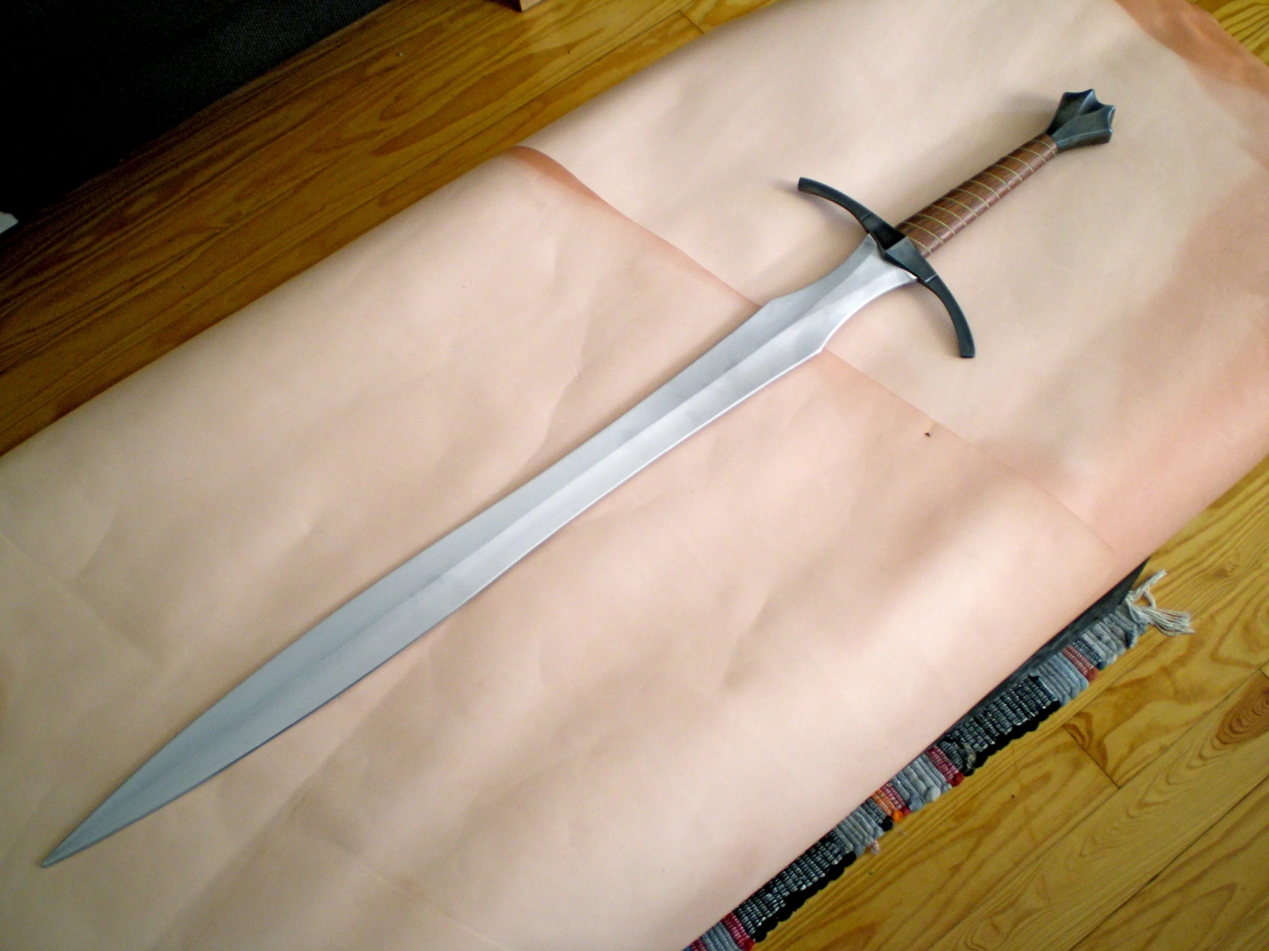 Aluminum Leaf Blade Broadsword — Jesse Belsky Stageswords