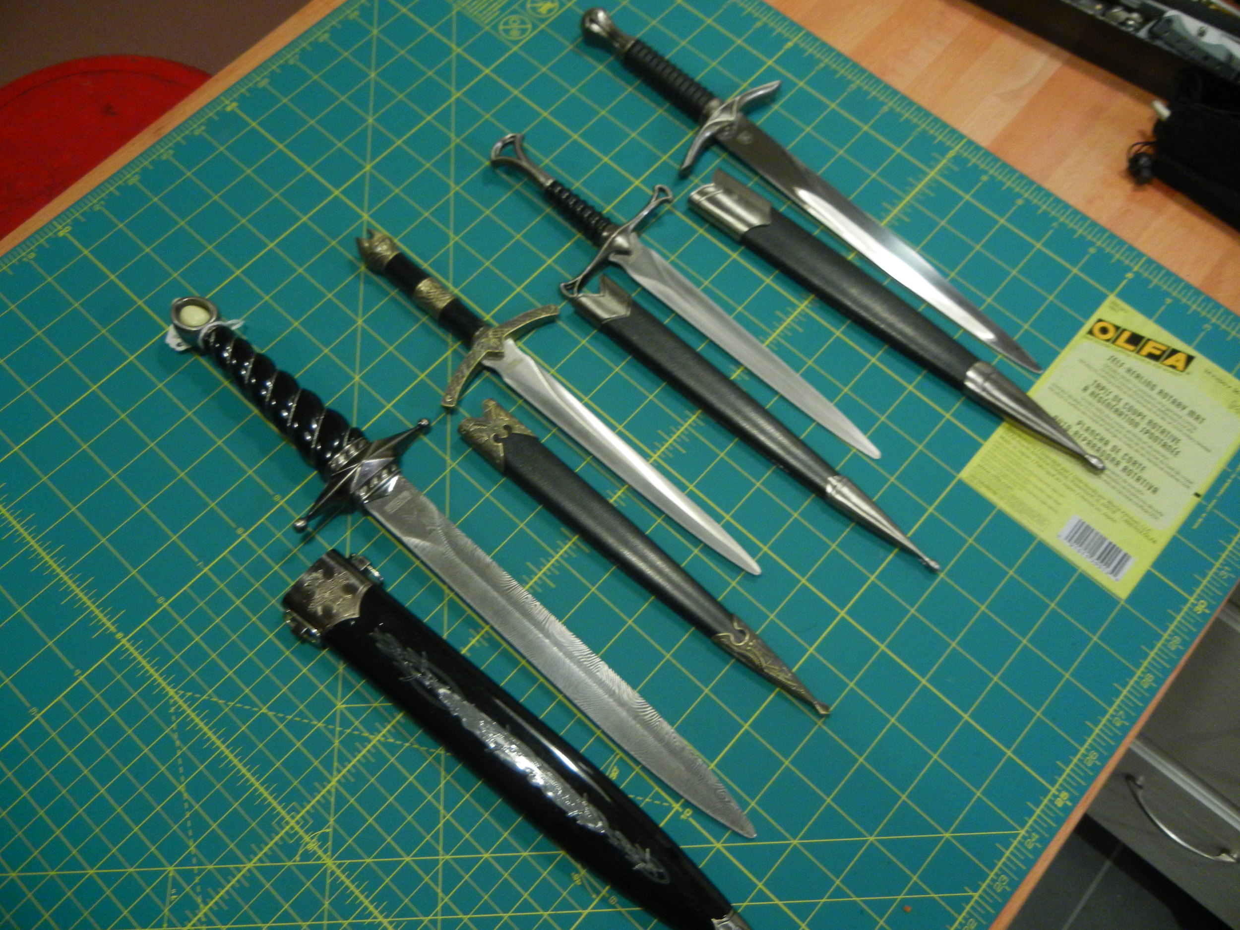 STAGE COMBAT KNIVES — Jesse Belsky Stageswords