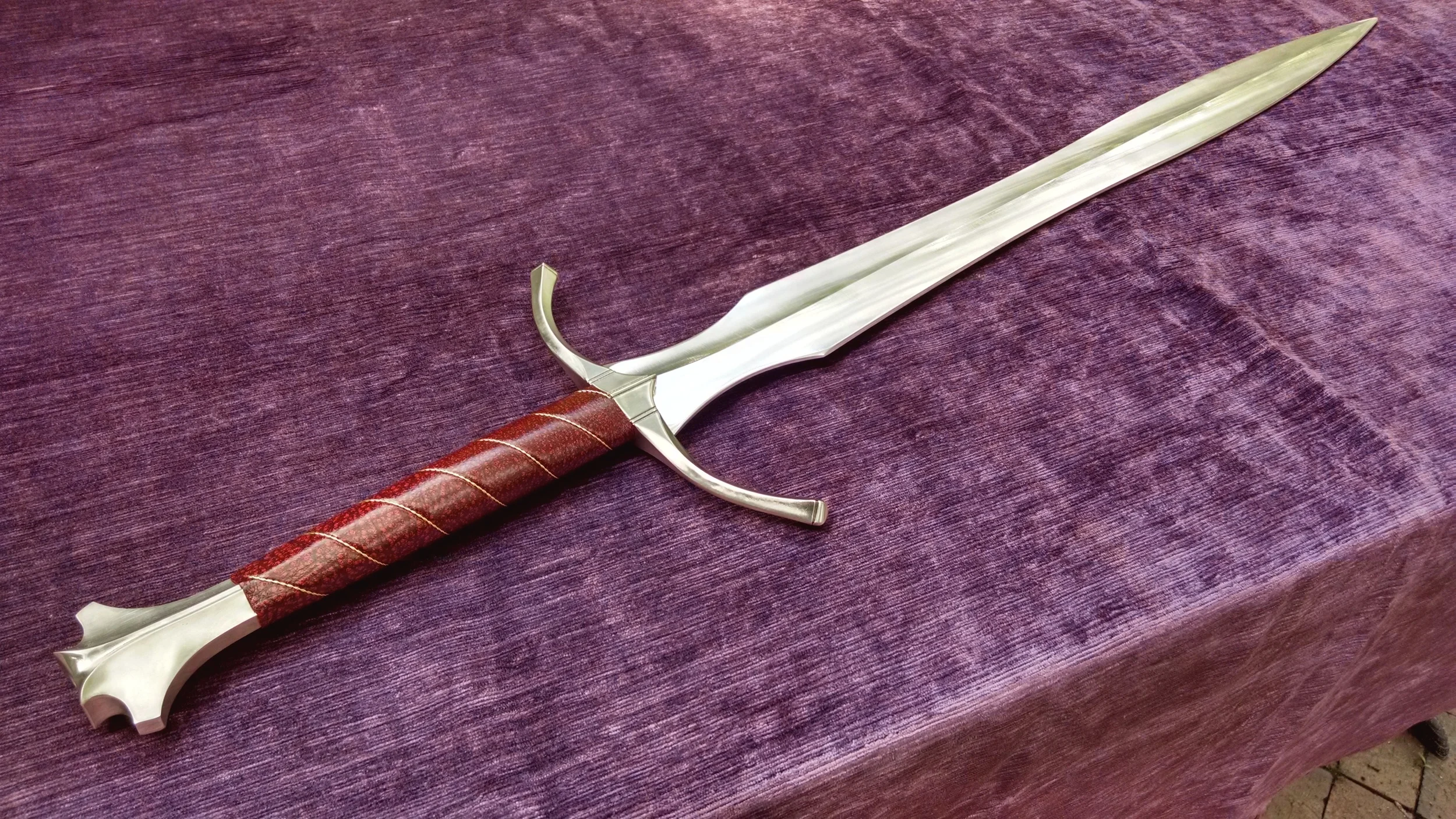 Aluminum Leaf Blade Broadsword 2 — Jesse Belsky Stageswords