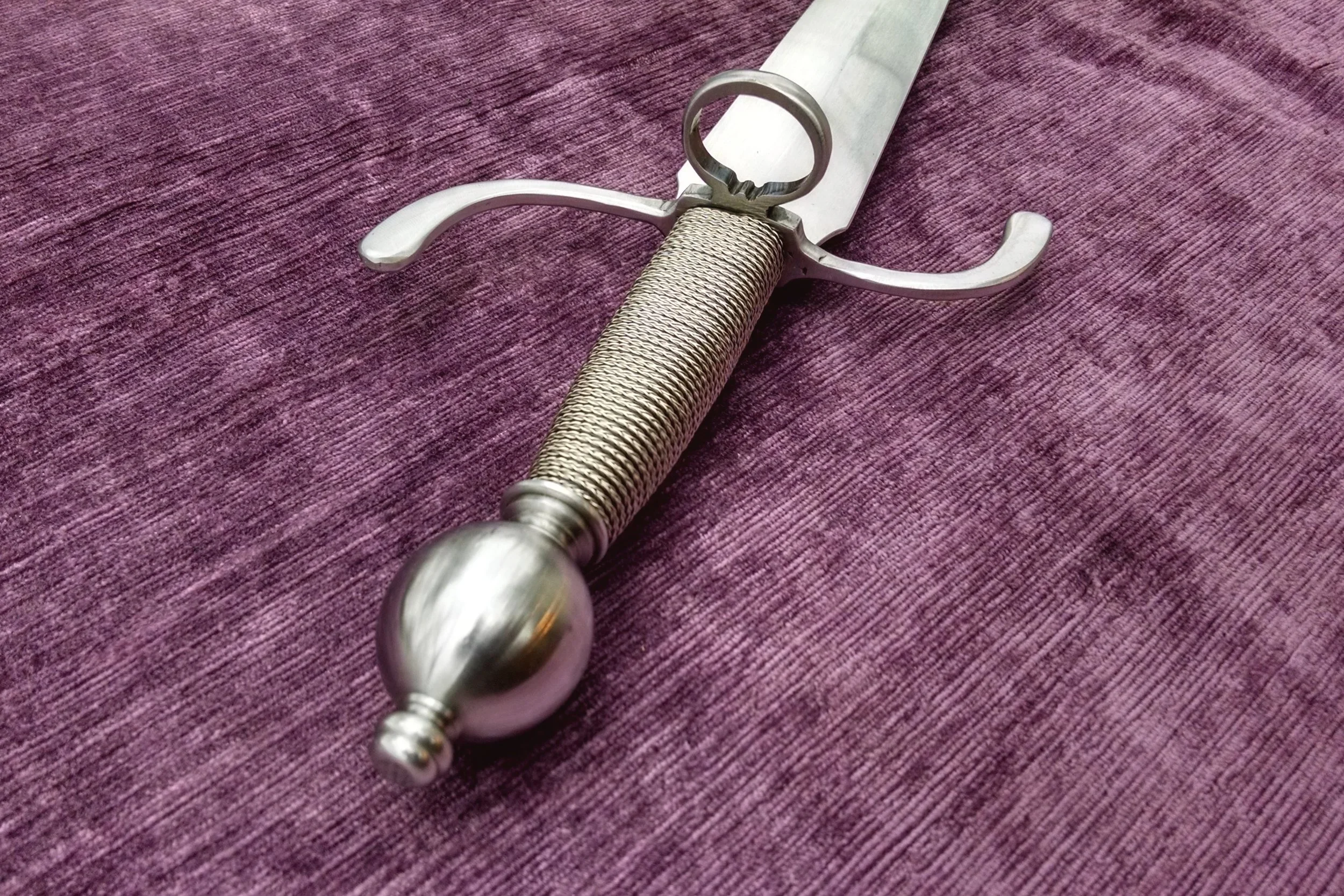 SOLD Parrying Daggers — Jesse Belsky Stageswords