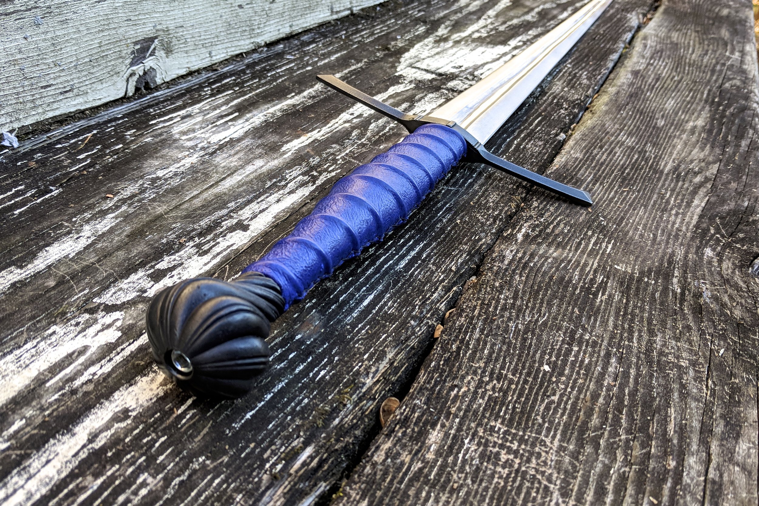 Waisted Spiral Pommel Bastard Sword-Blue Grip (SHARP/BLUNT) — Jesse ...