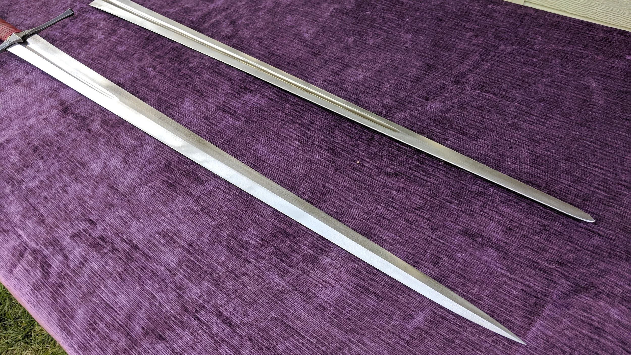 Red & Gold Longsword (SHARP/BLUNT) — Jesse Belsky Stageswords