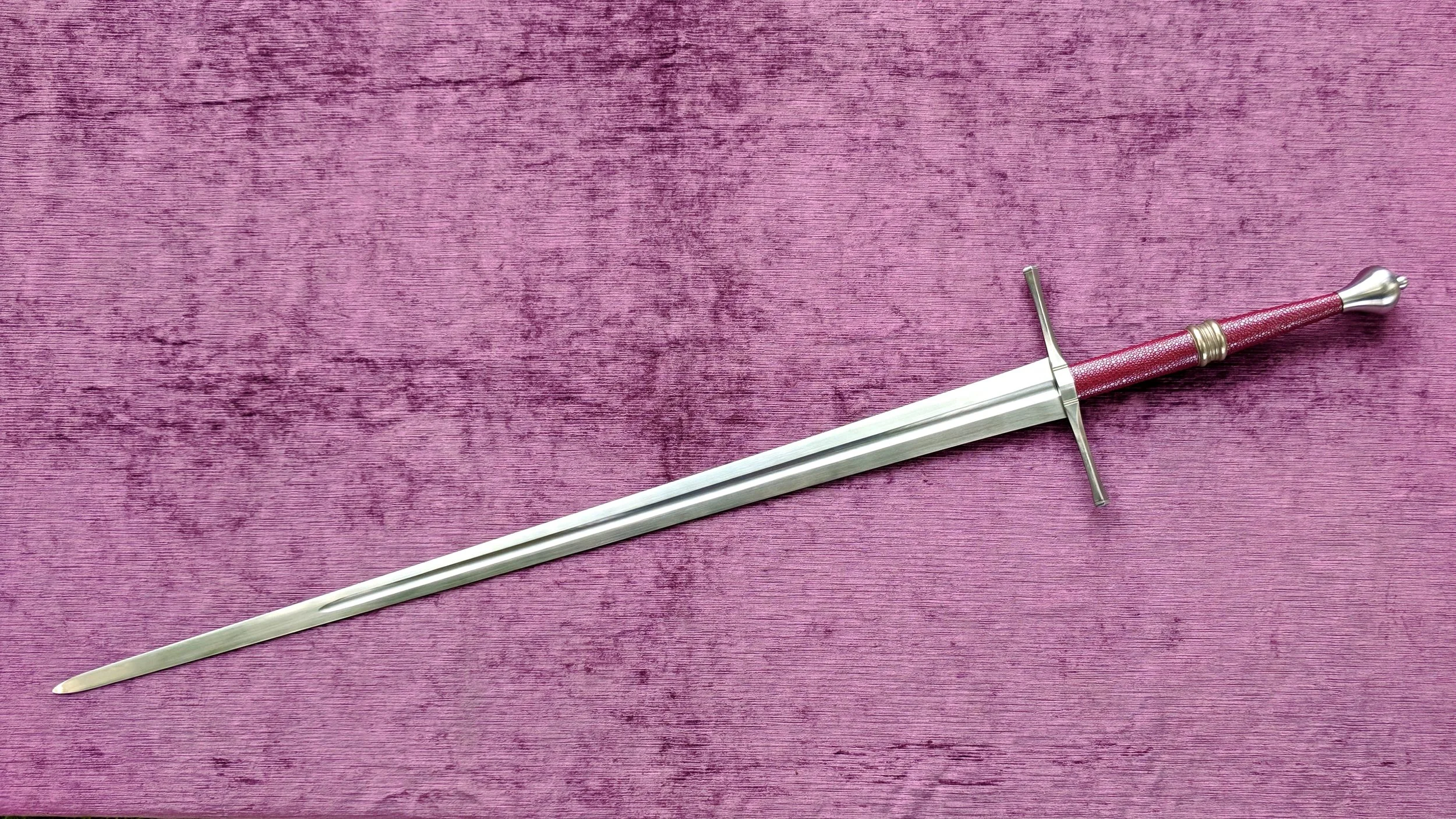 Red Pebbled Longsword (BLUNT) — Jesse Belsky Stageswords