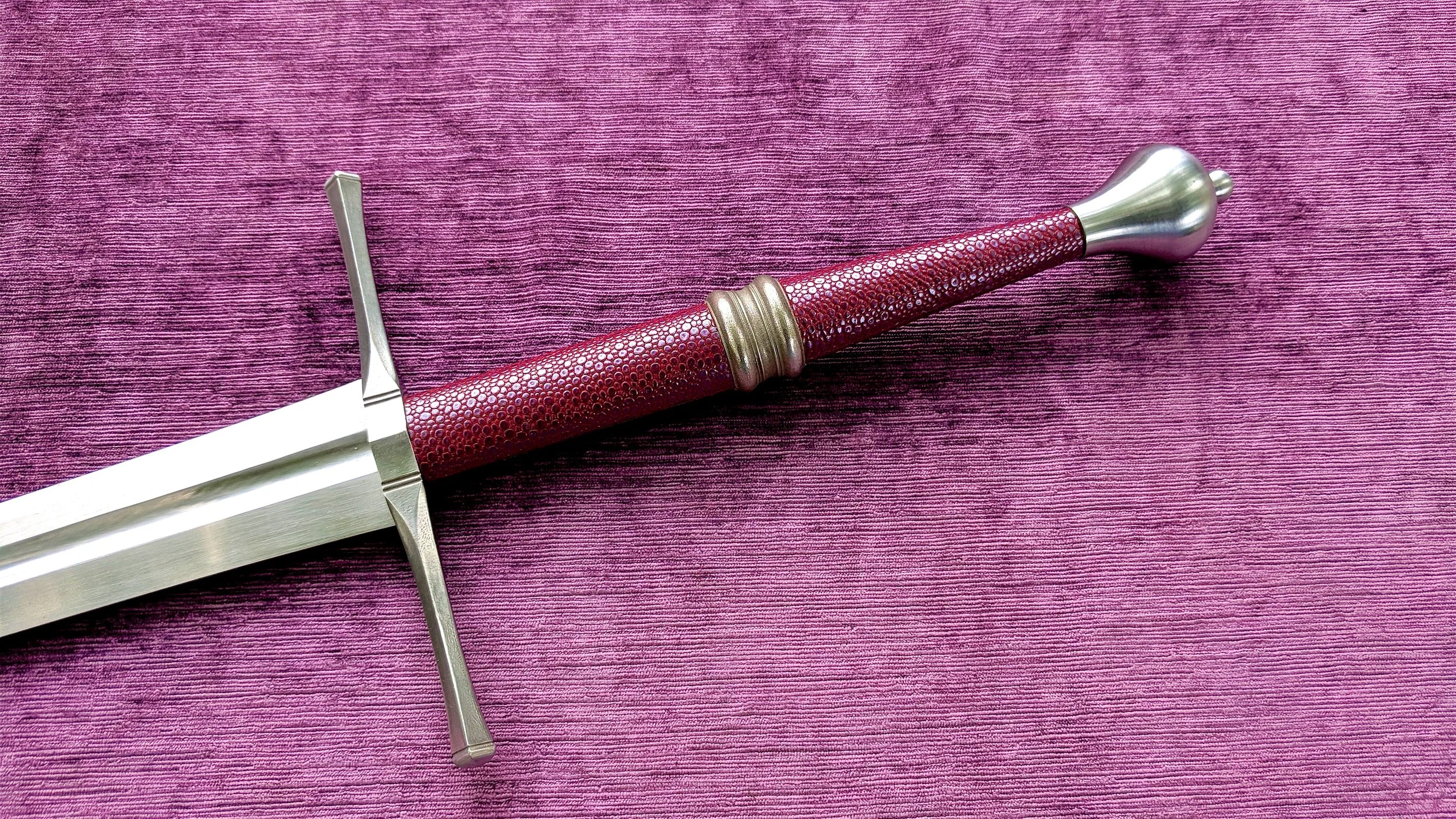 Red Pebbled Longsword (BLUNT) — Jesse Belsky Stageswords