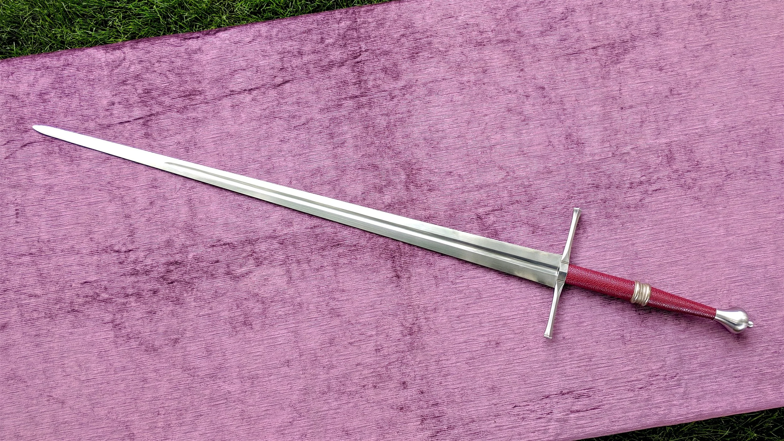 Red Pebbled Longsword (BLUNT) — Jesse Belsky Stageswords