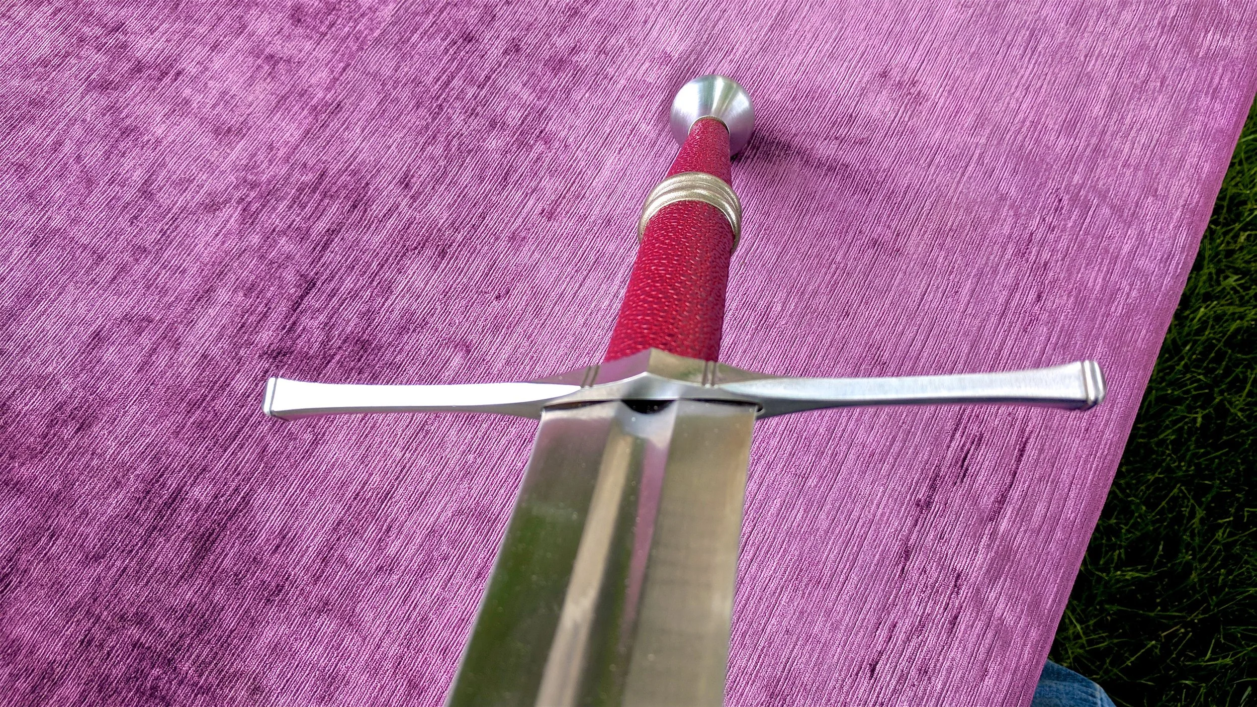 Red Pebbled Longsword (BLUNT) — Jesse Belsky Stageswords