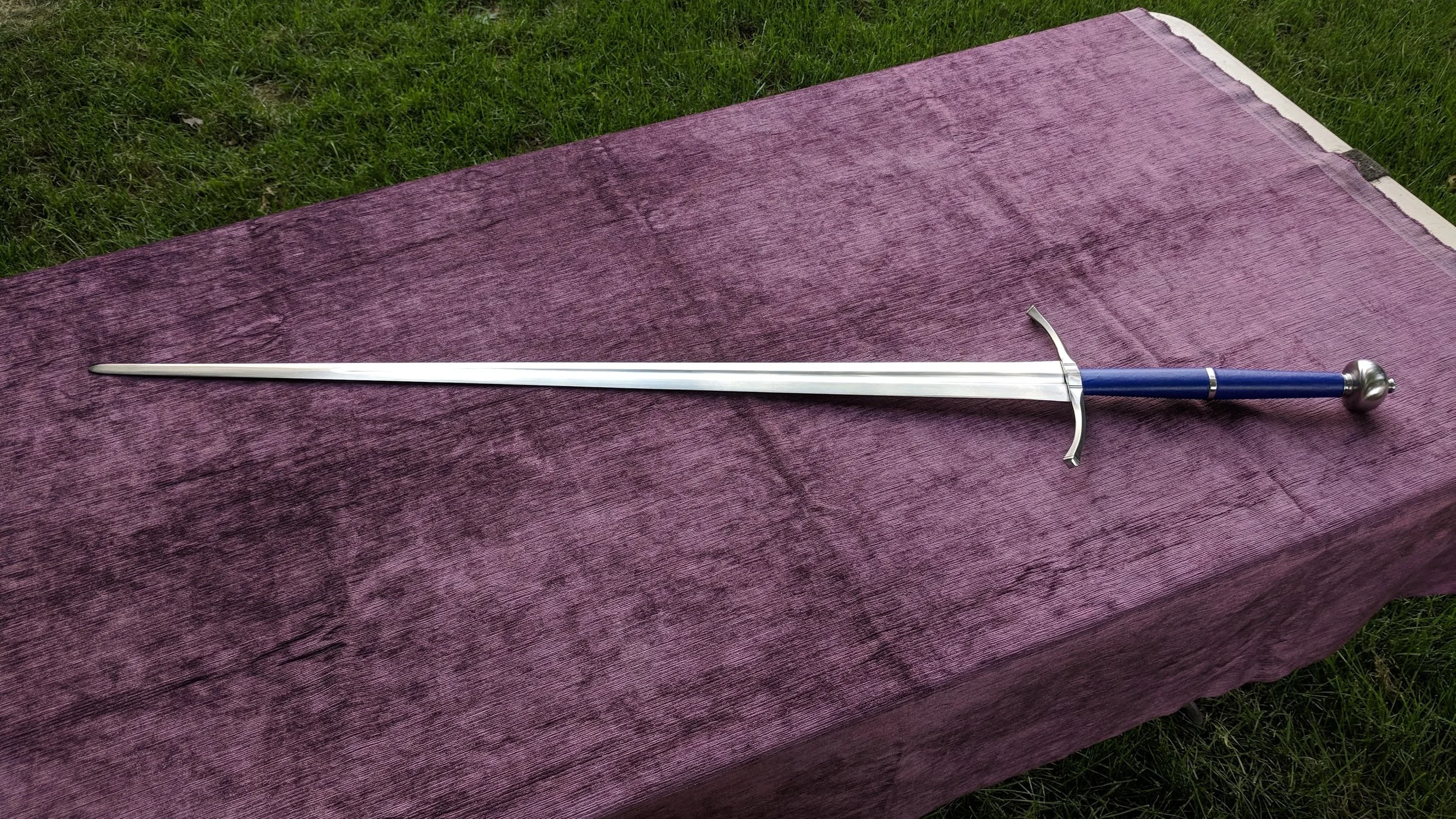 Long Sword - Curved Hilt, Blue Grip — Jesse Belsky Stageswords