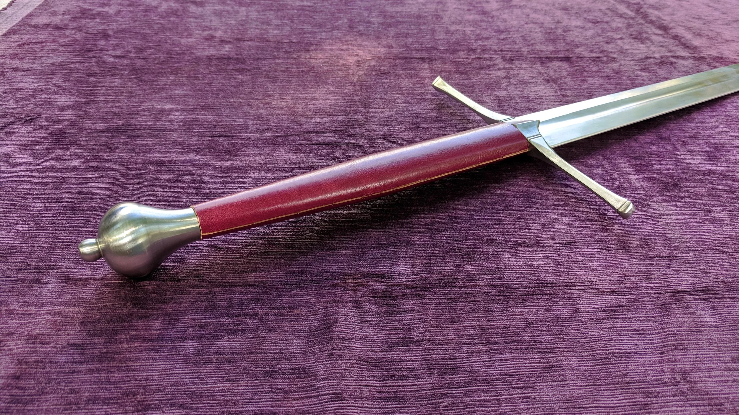ALUMINUM Two Handed Broadsword - Wine Grip — Jesse Belsky Stageswords