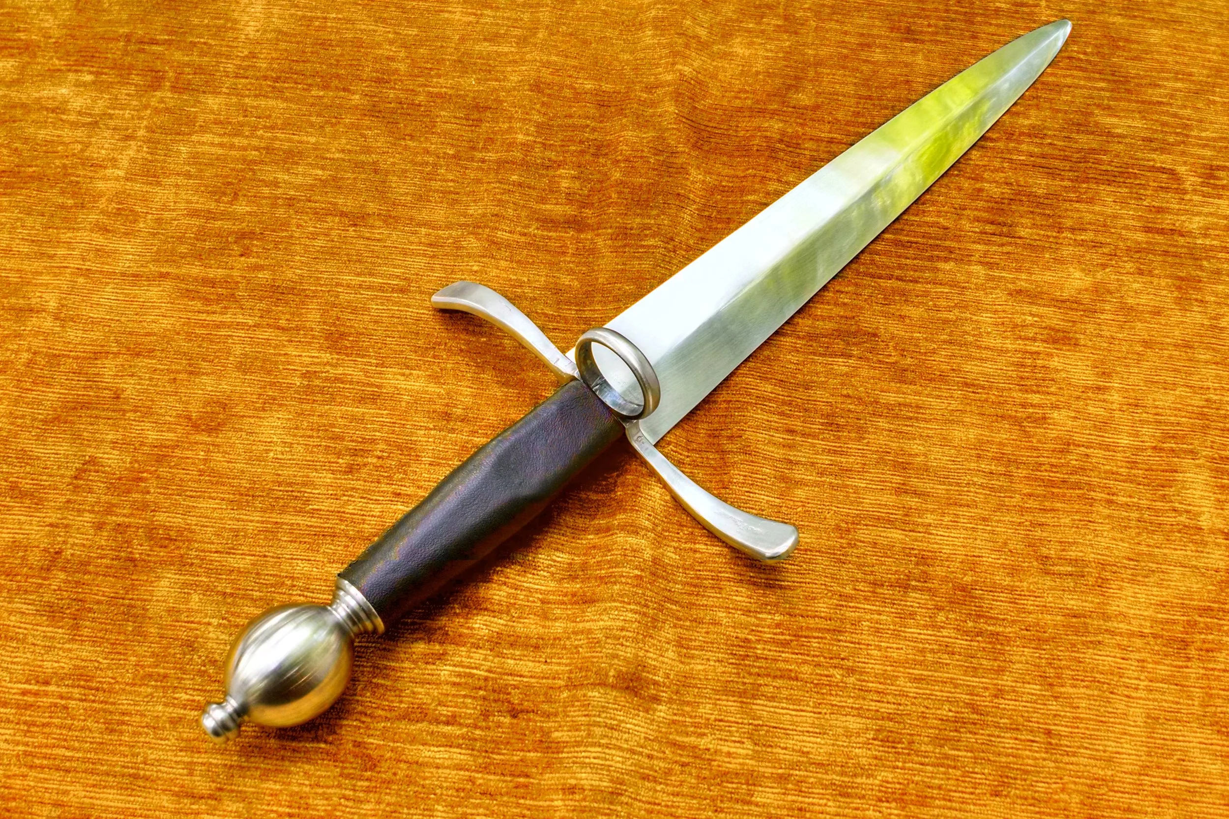 SOLD Parrying Daggers — Jesse Belsky Stageswords