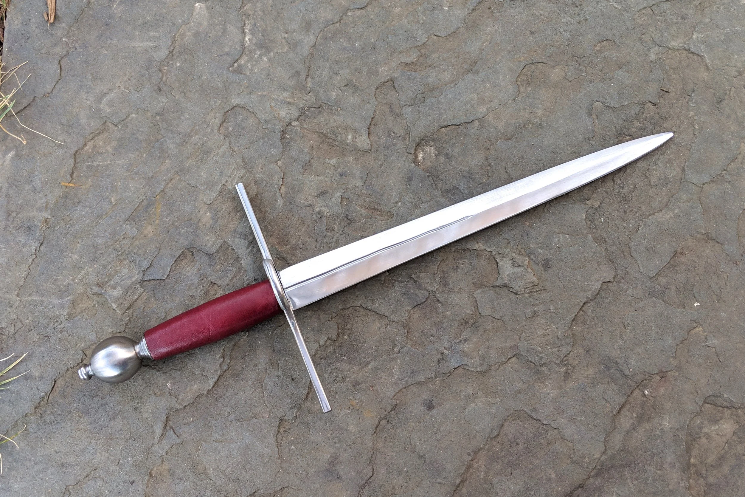 SOLD Parrying Daggers — Jesse Belsky Stageswords