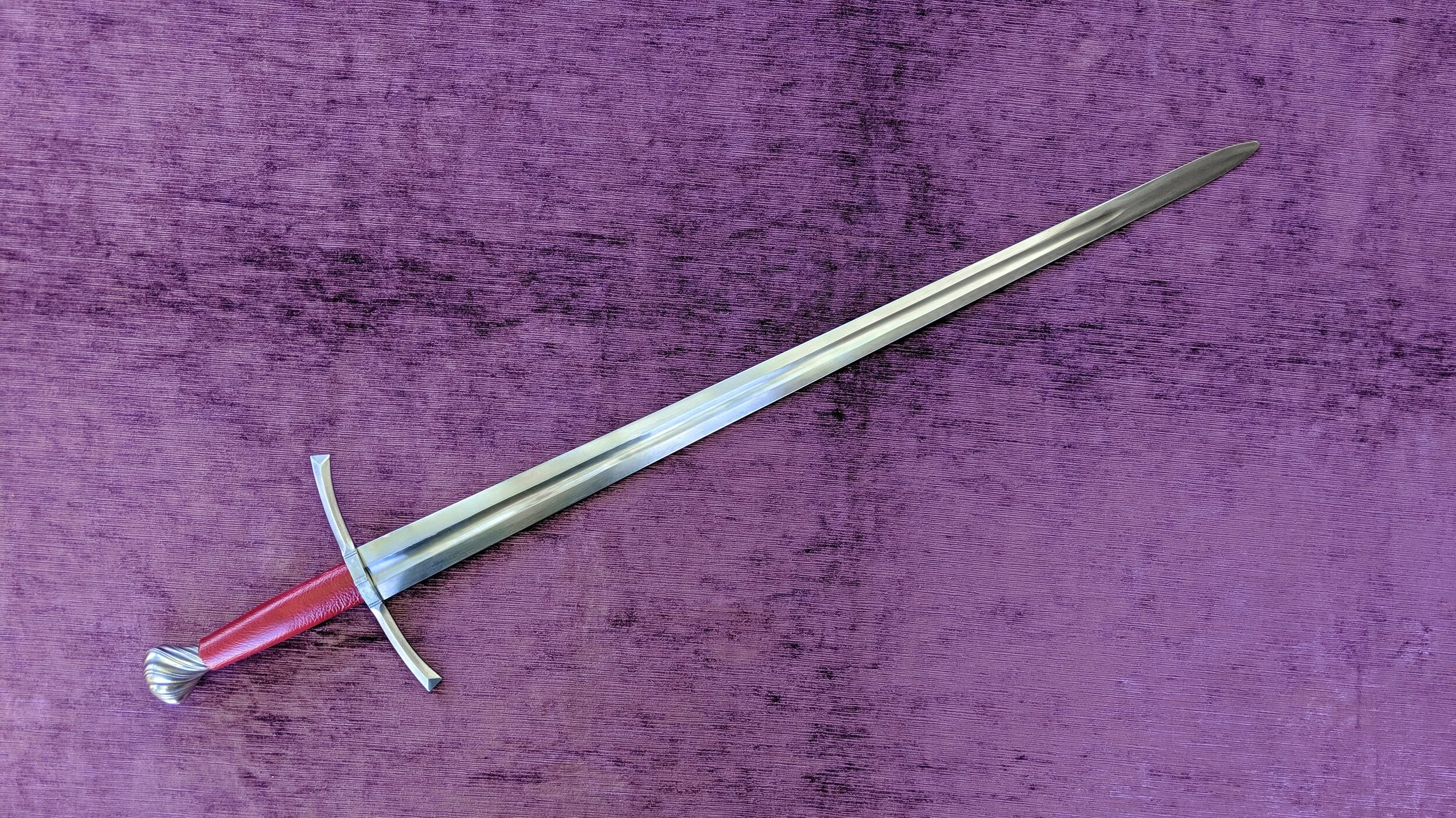 Single Hand Broadsword 9 - Red Grip [BLUNT] — Jesse Belsky Stageswords