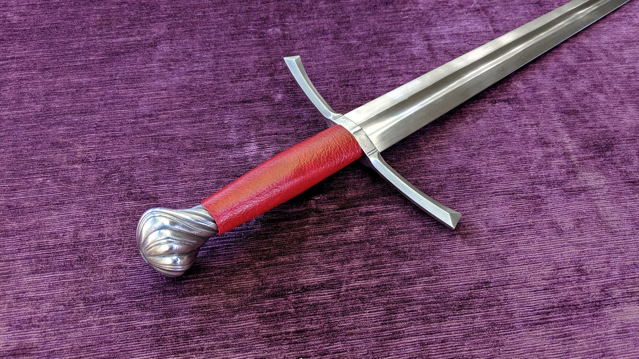 Single Hand Broadsword 9 - Red Grip [BLUNT] — Jesse Belsky Stageswords