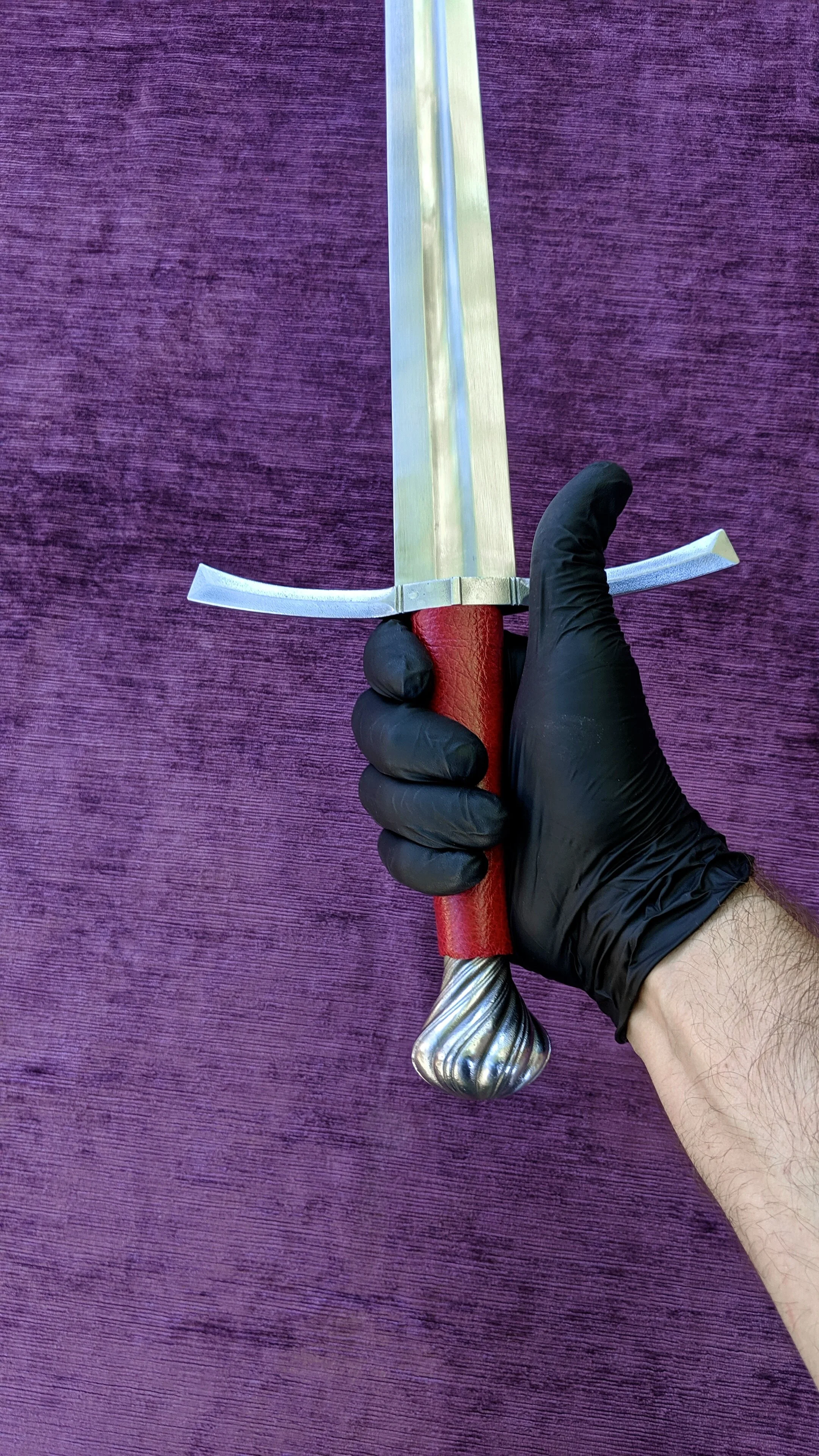 Single Hand Broadsword 9 - Red Grip [BLUNT] — Jesse Belsky Stageswords