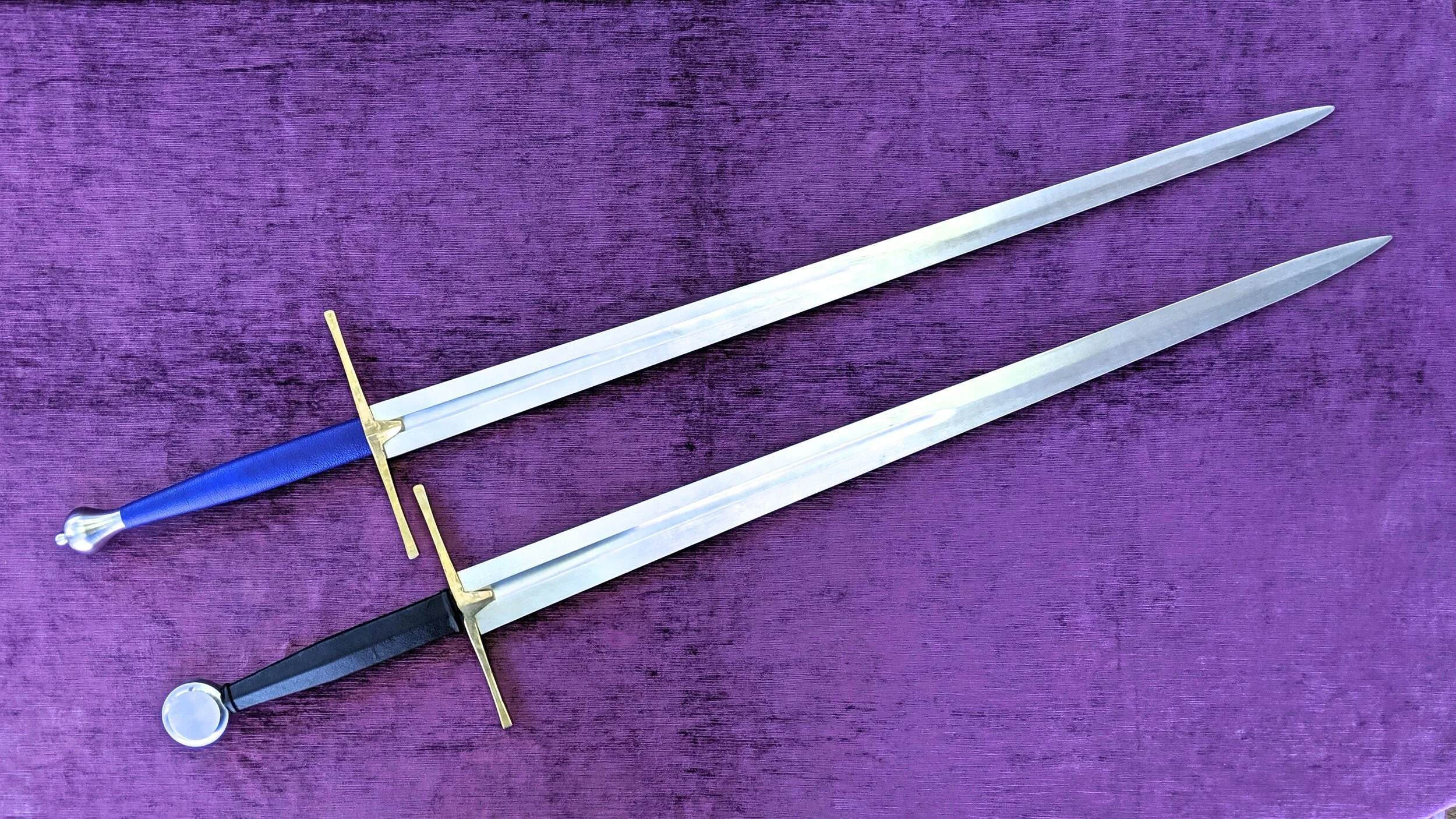 ALUMINUM Two Handed Broadsword - Wheel Pommel — Jesse Belsky Stageswords